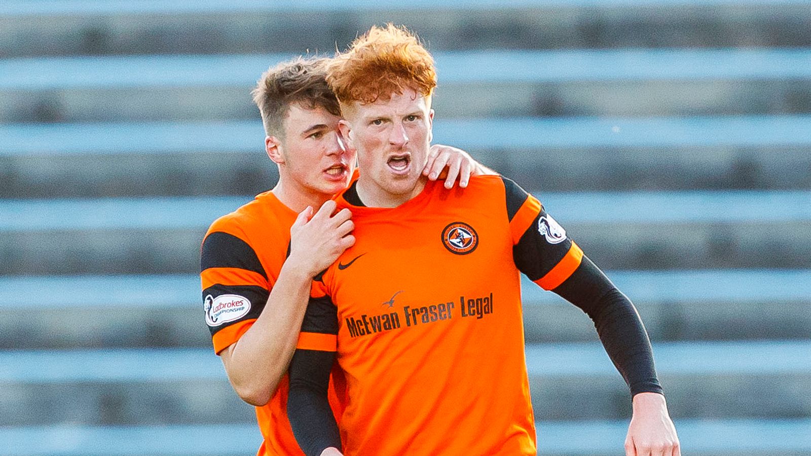 Dundee United striker Simon Murray signs for Hibernian | Football News ...