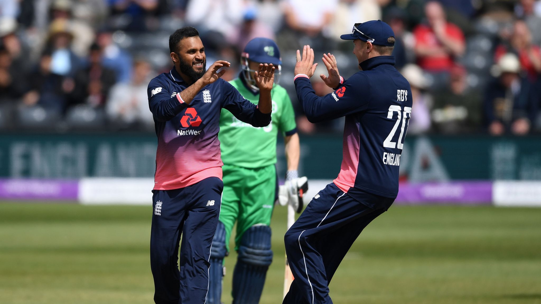 Azeem Rafiq signs new one-year Yorkshire deal | Cricket News | Sky Sports