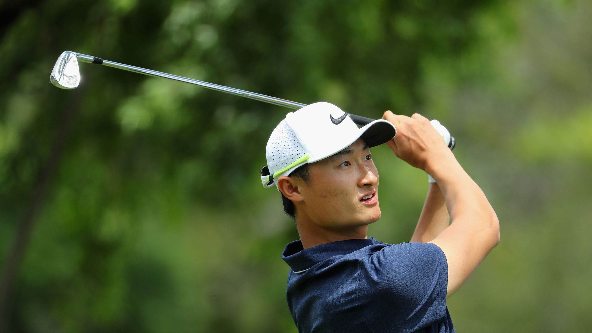 Haotong Li's mum goes in to lake to grab son's putter at Open de France ...