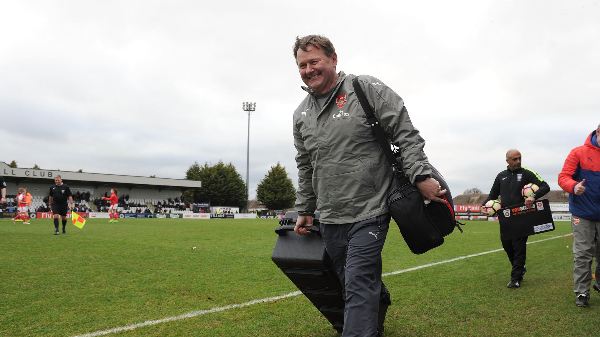 West Ham appoint former England and Arsenal physio Gary Lewin ...
