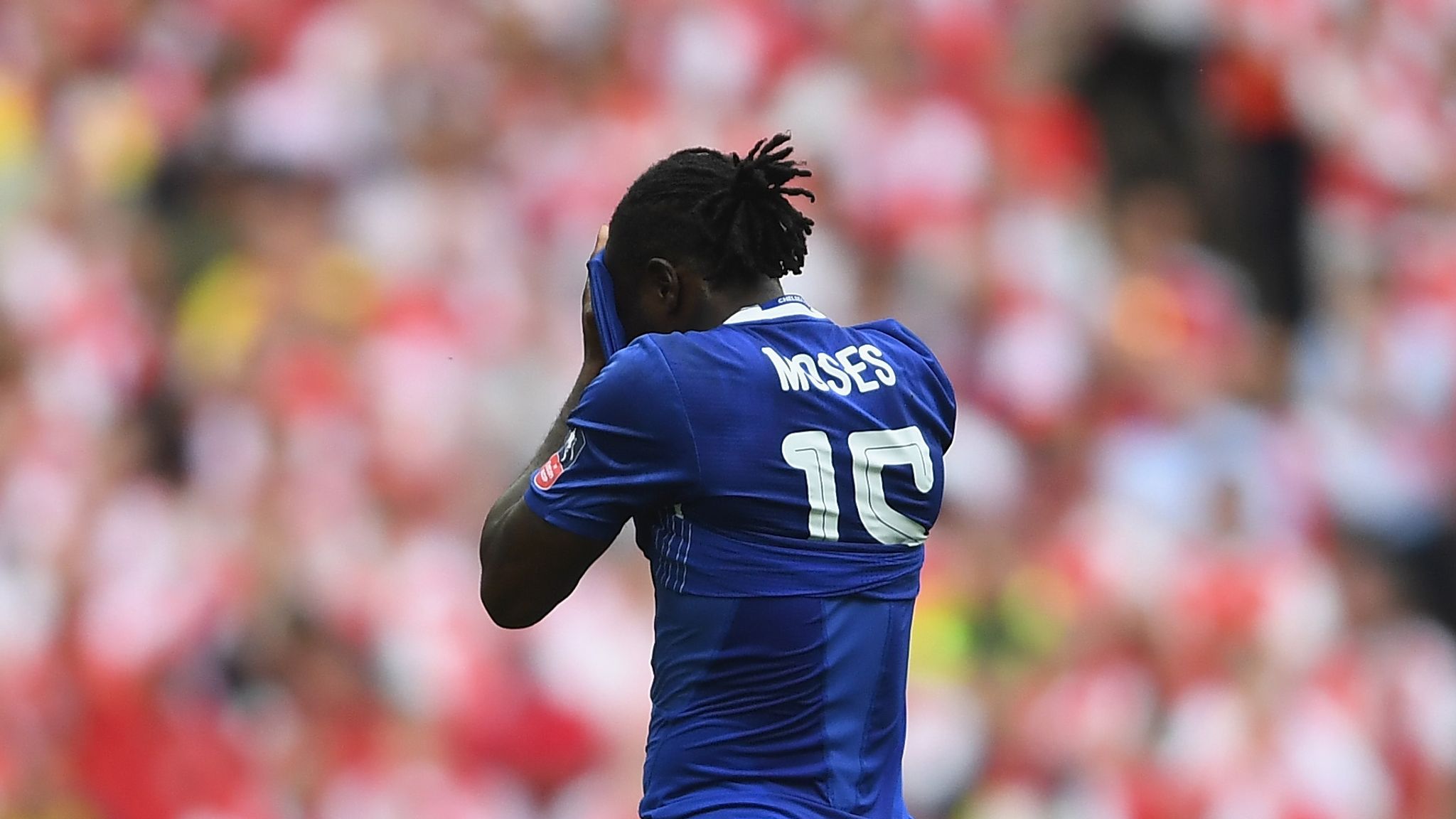 Antonio Conte defends Victor Moses after red card for diving in FA Cup ...
