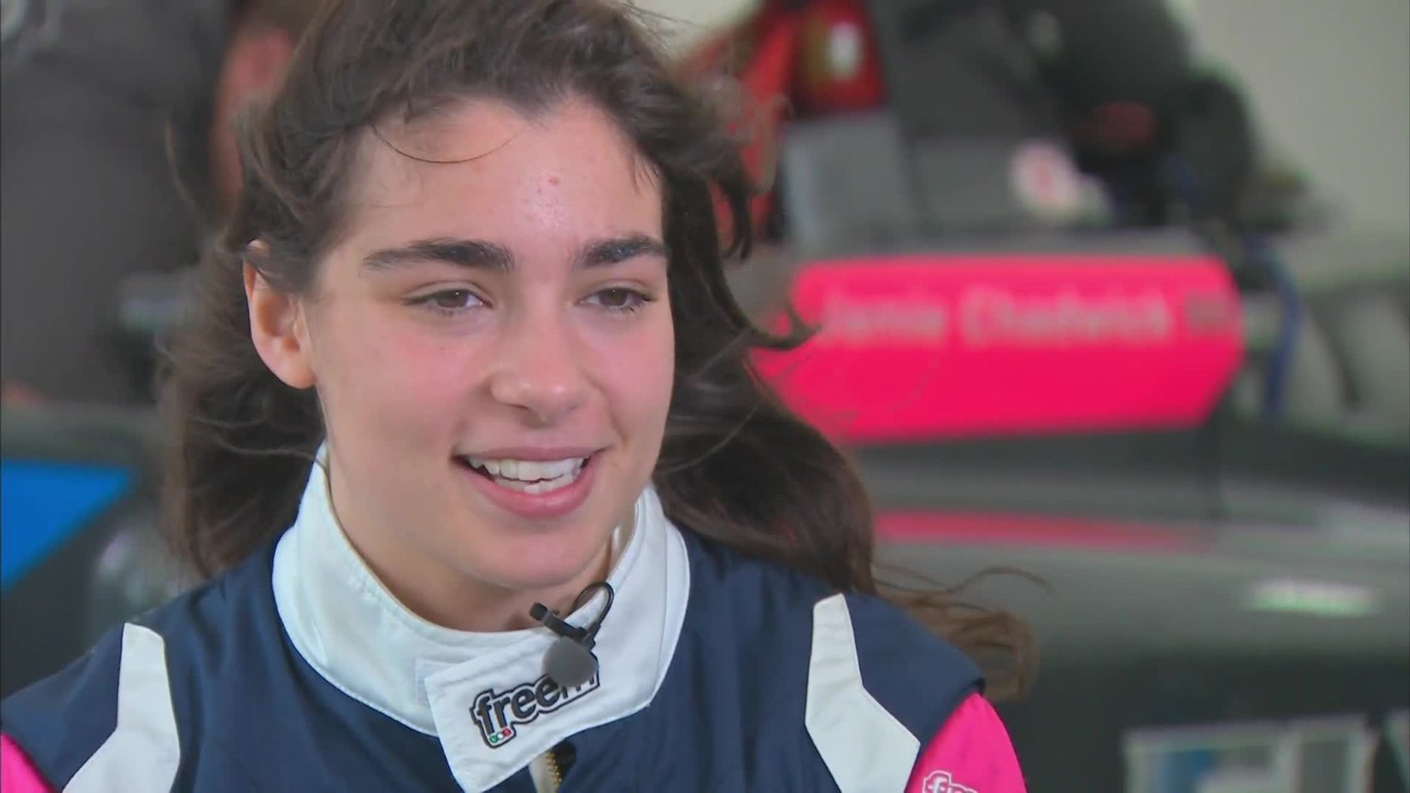 Jamie Chadwick becomes first woman to win a British Formula 3 race ...