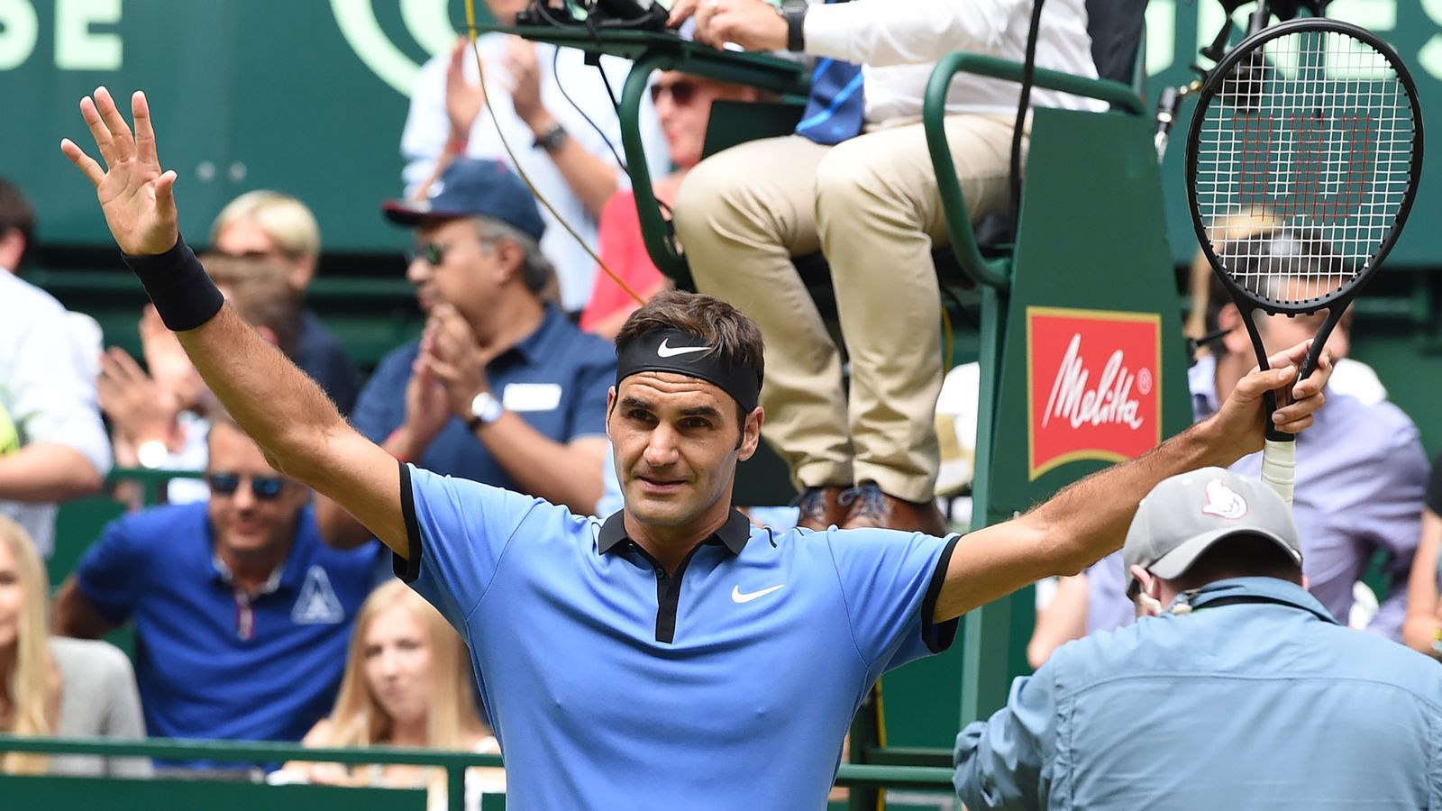 Roger Federer reaches an 11th Halle final where he will play Alexander ...