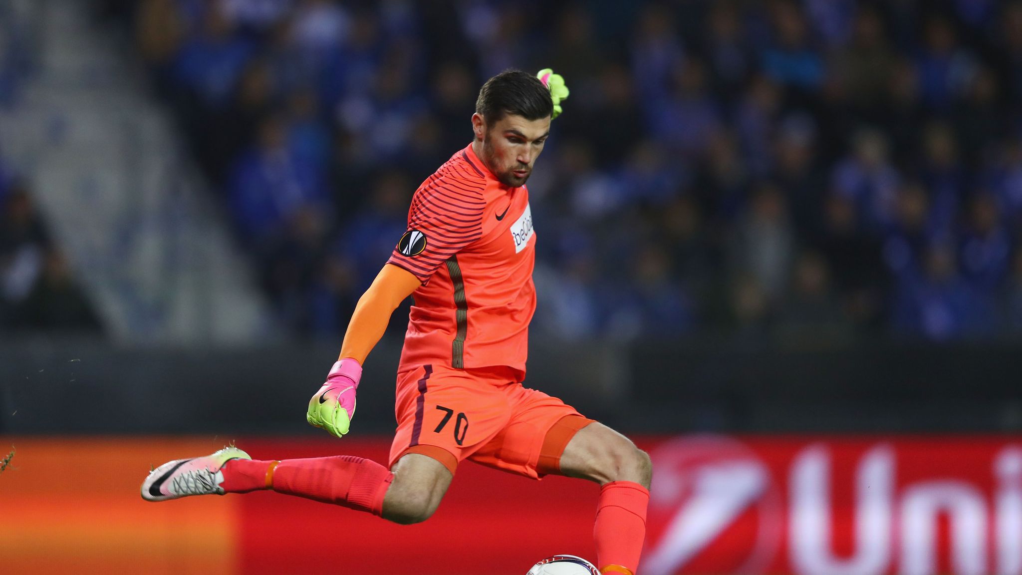 Brighton sign goalkeeper Mathew Ryan from Valencia on five-year deal ...