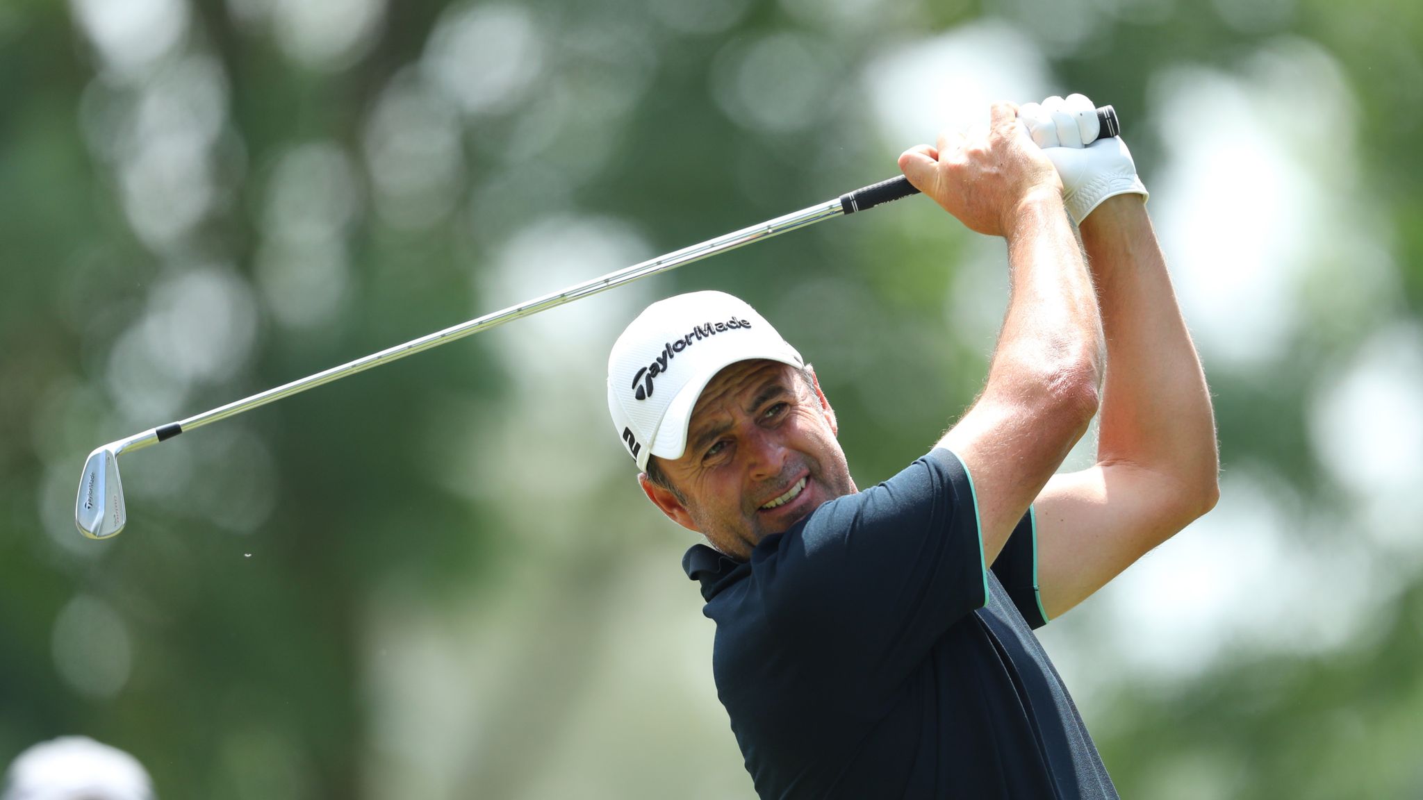Richard Bland gets up-and-down from water and holes out for eagle ...