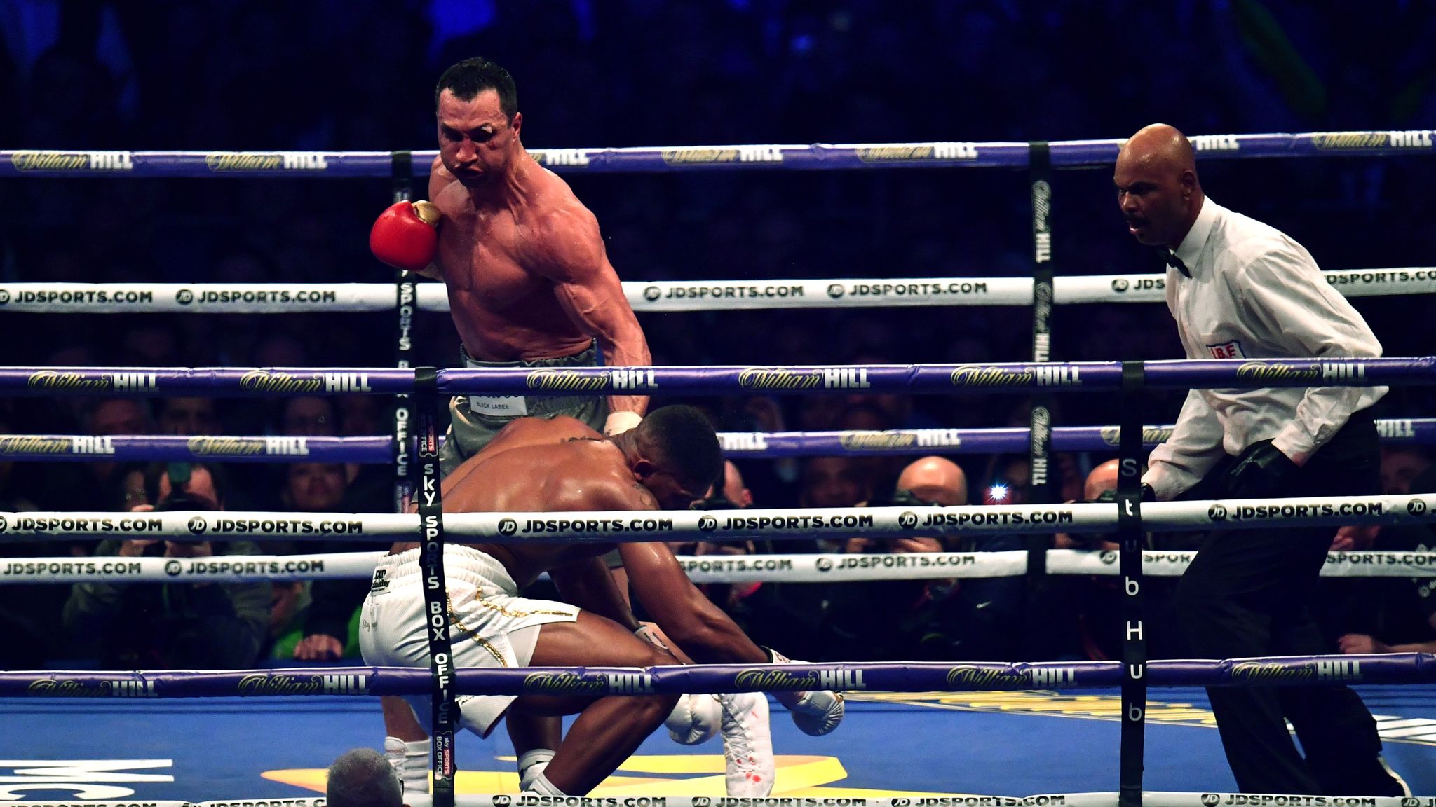 Vitali Klitschko says he blames himself for Wladimir's defeat by ...