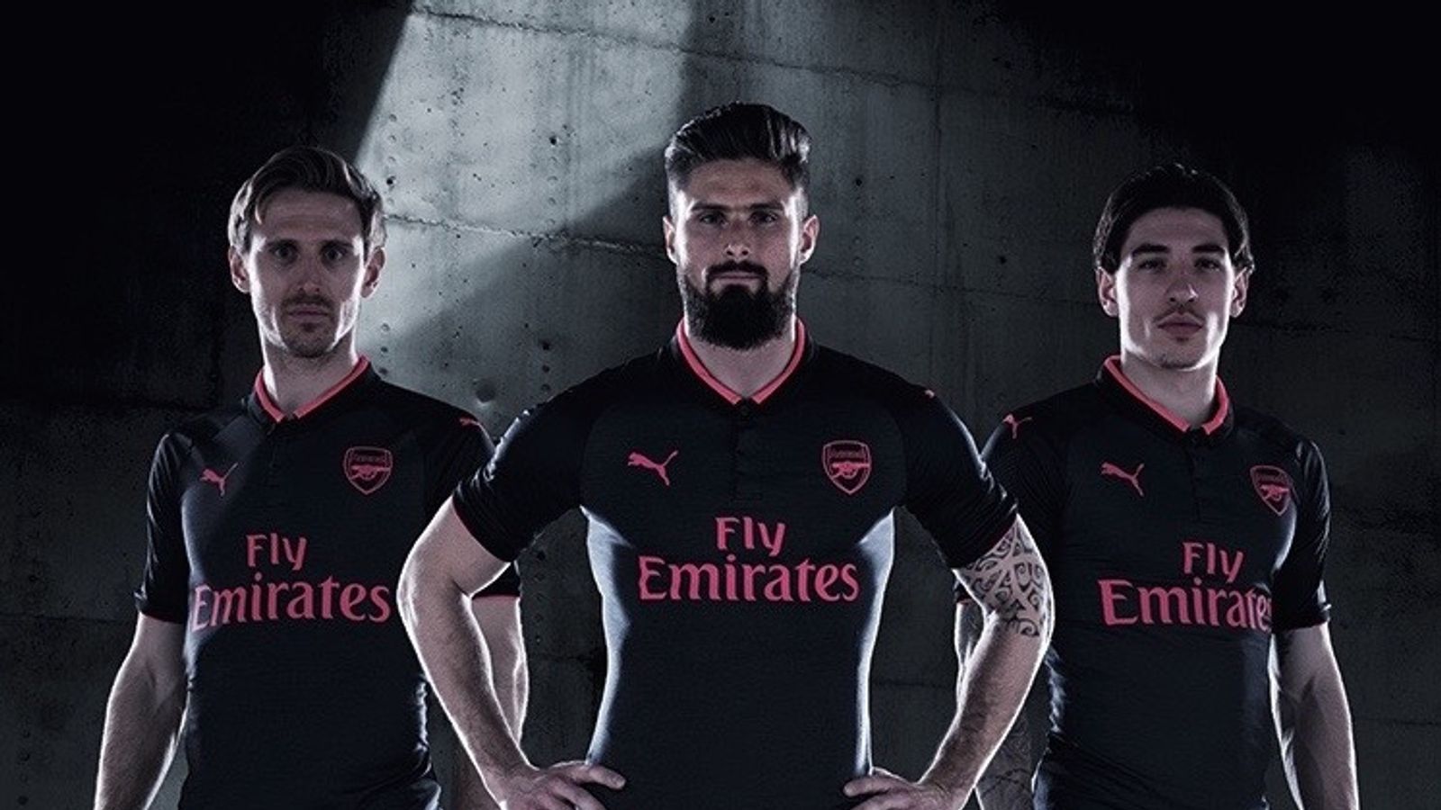Alexis Sanchez helps unveils Arsenal's new third kit | Football News ...