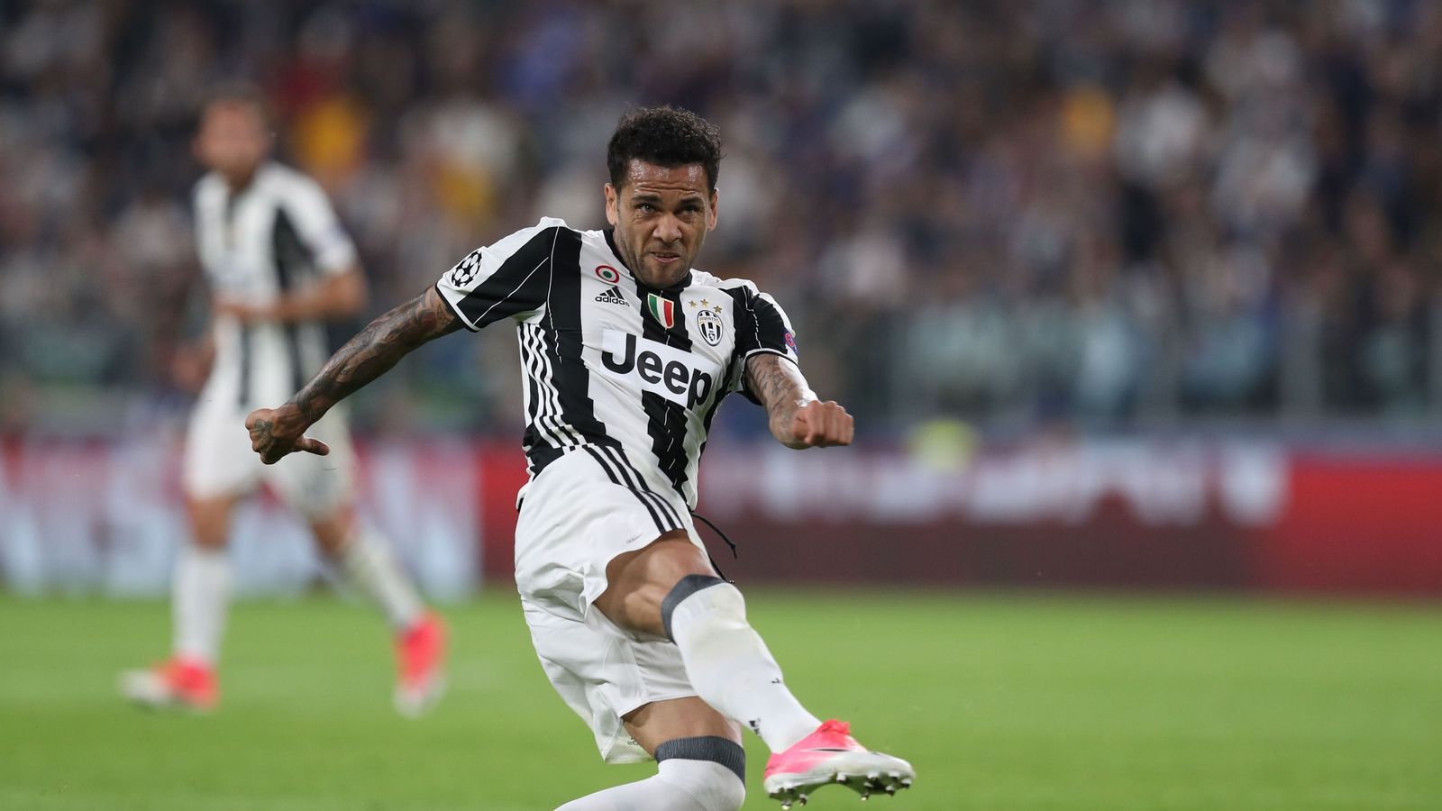Paris Saint-Germain sign Dani Alves on free transfer | Football News ...