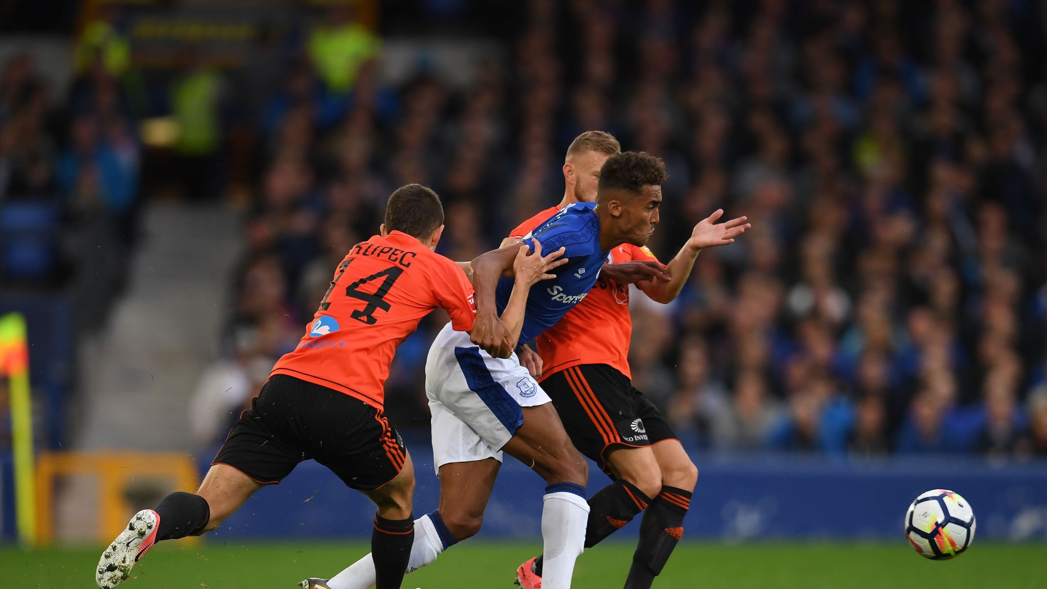 Everton 1-0 Ruzomberok: Leighton Baines hands Toffees slender Europa ...