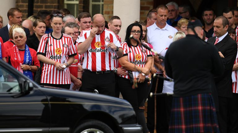 Thousands mourn Bradley Lowery at funeral | Football News | Sky Sports