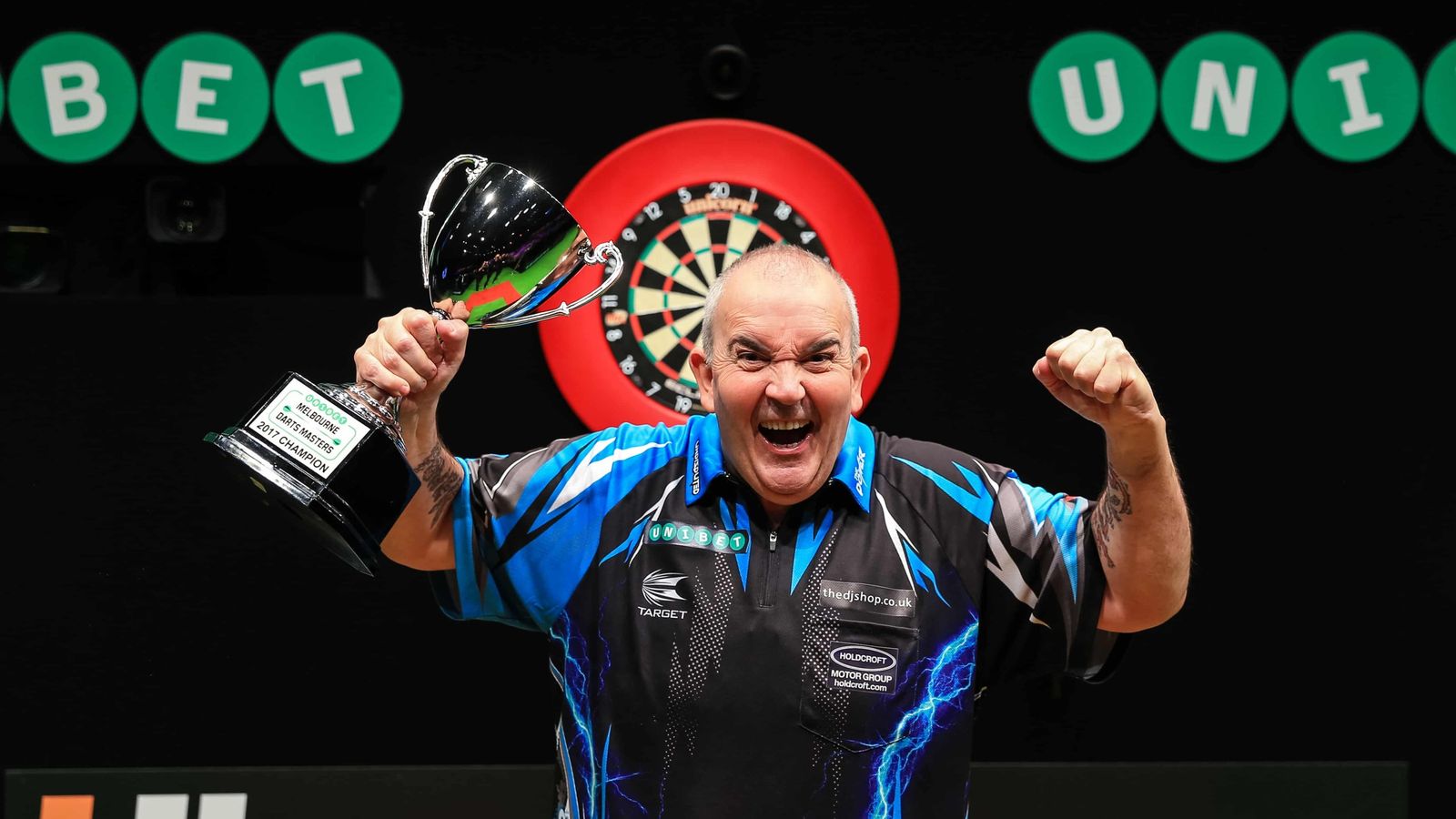 Phil Taylor claims Melbourne Darts Masters title with 11-8 victory over ...