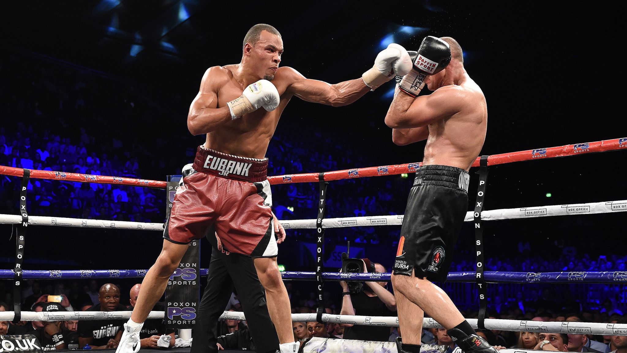 Chris Eubank heads to Floyd Mayweather's gym to prepare for World ...