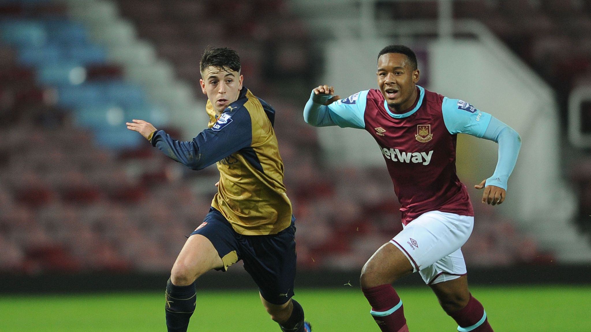 West Ham's Jaanai Gordon training with Cheltenham ahead of possible ...