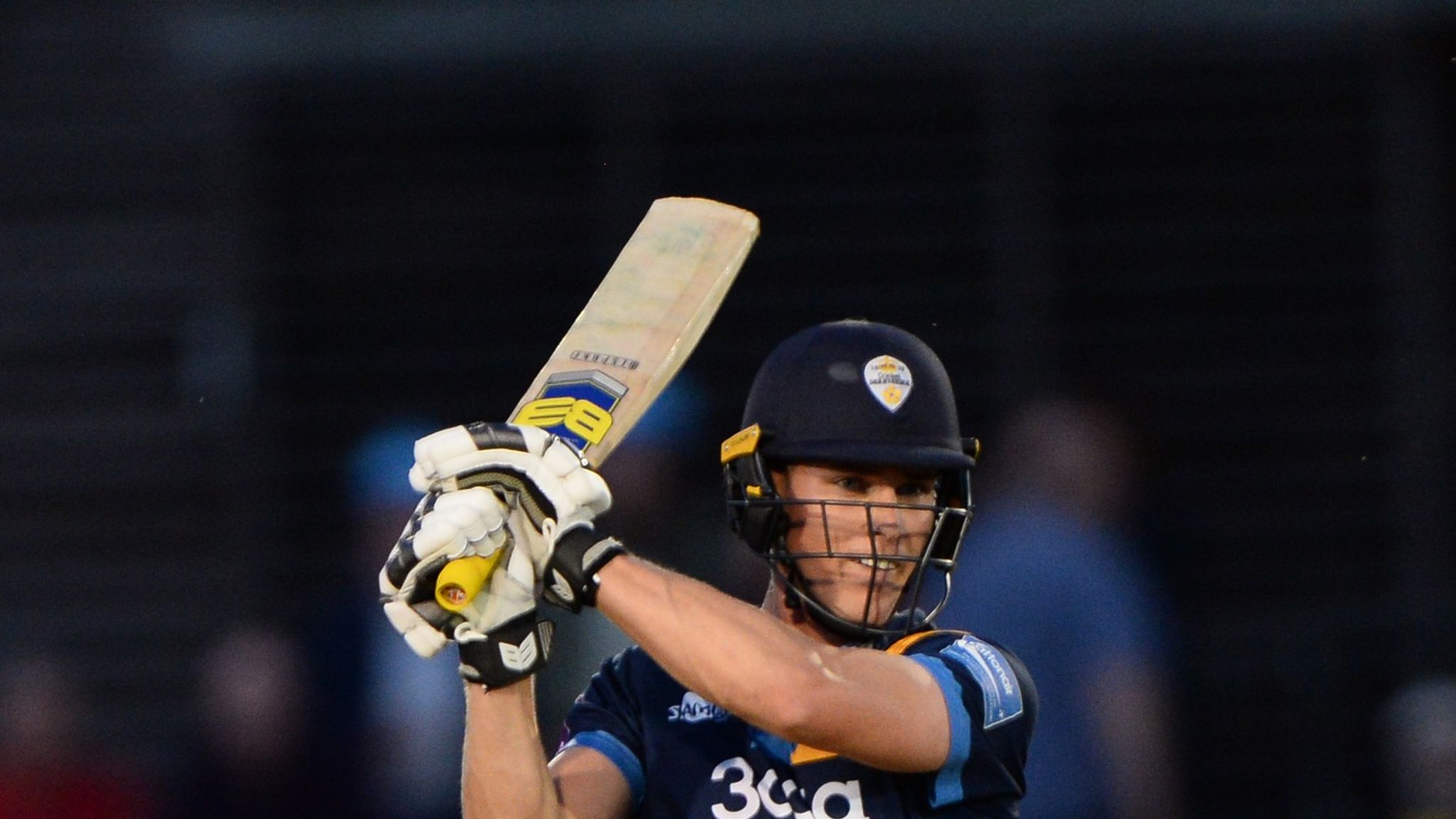 NatWest T20 Blast: Luis Reece puts Derbyshire on brink of quarters ...