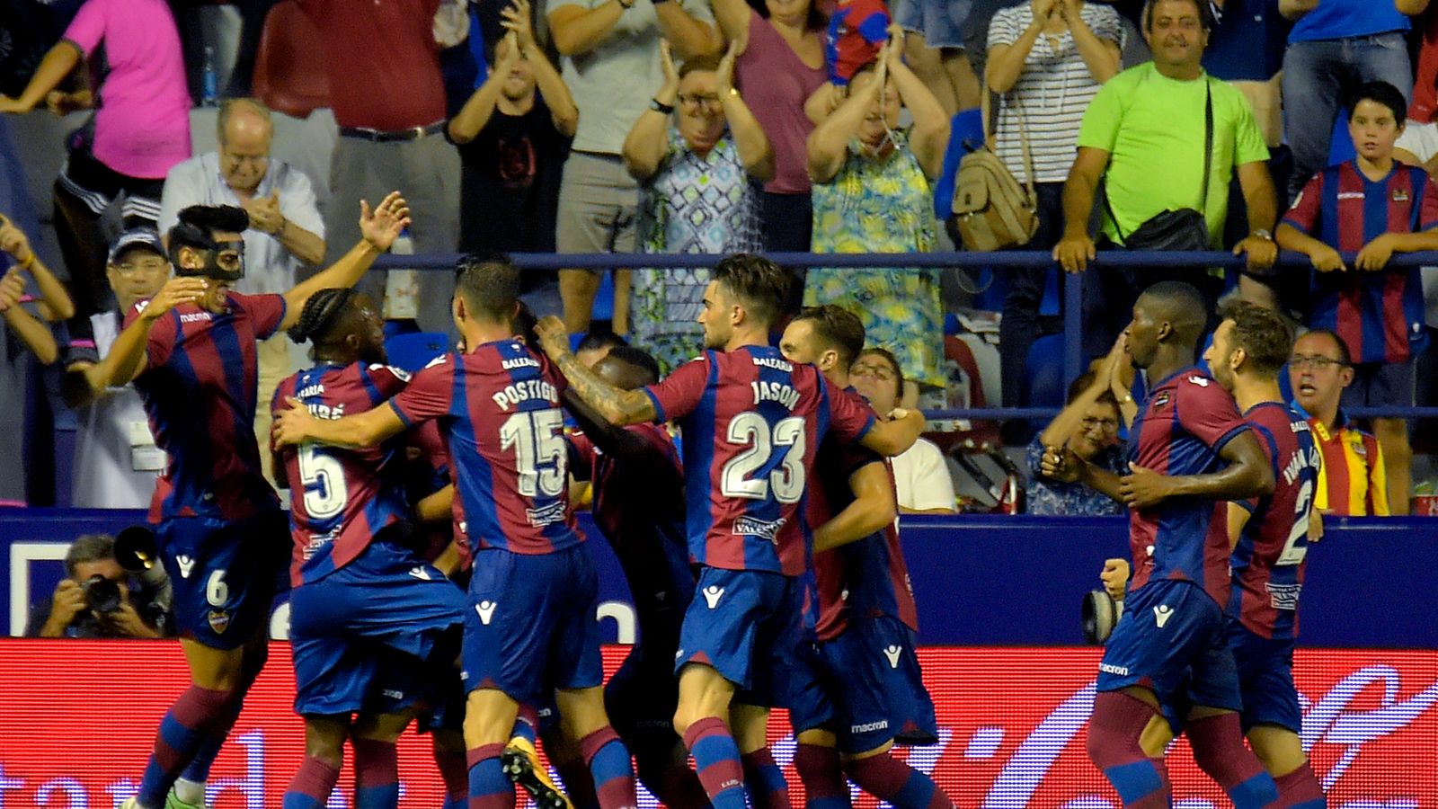 Levante centre-back Chema Rodriguez scores a Zidane-esque volley ...