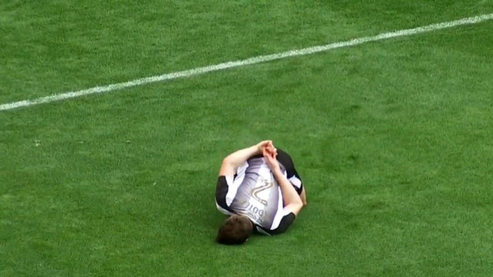 WATCH: Matt Tootle's bizarre 'worm' celebration for Notts County ...