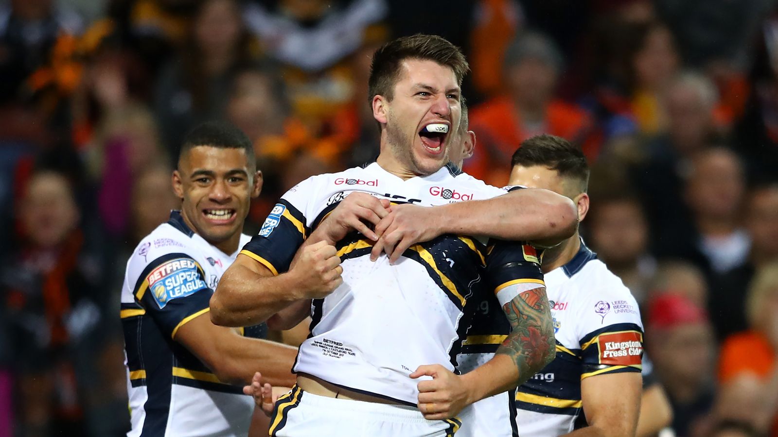 Tom Briscoe signs new Leeds Rhinos contract | Rugby League News | Sky ...