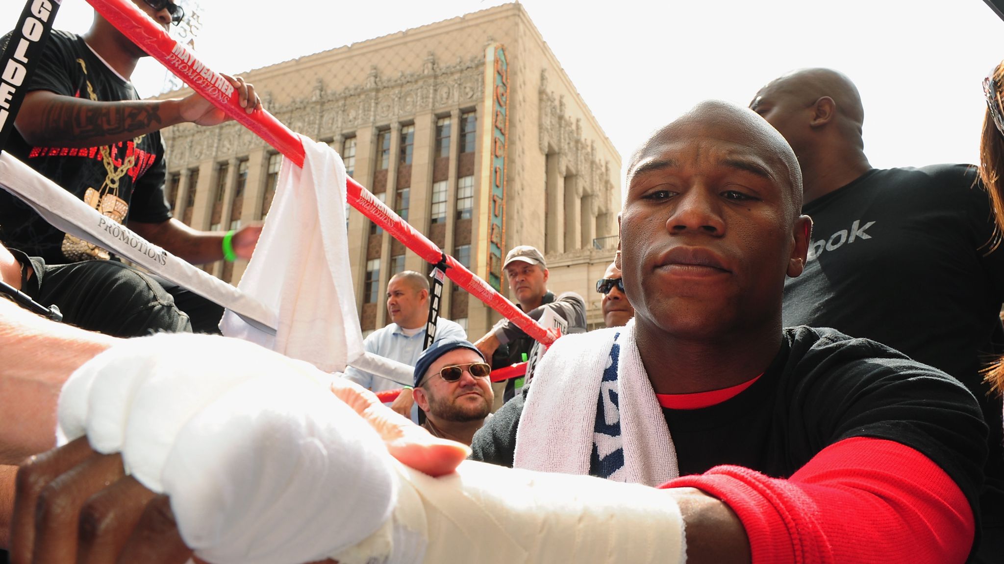 Jacob 'Stitch' Duran's life of a cut-man: Treating boxers' injuries ...