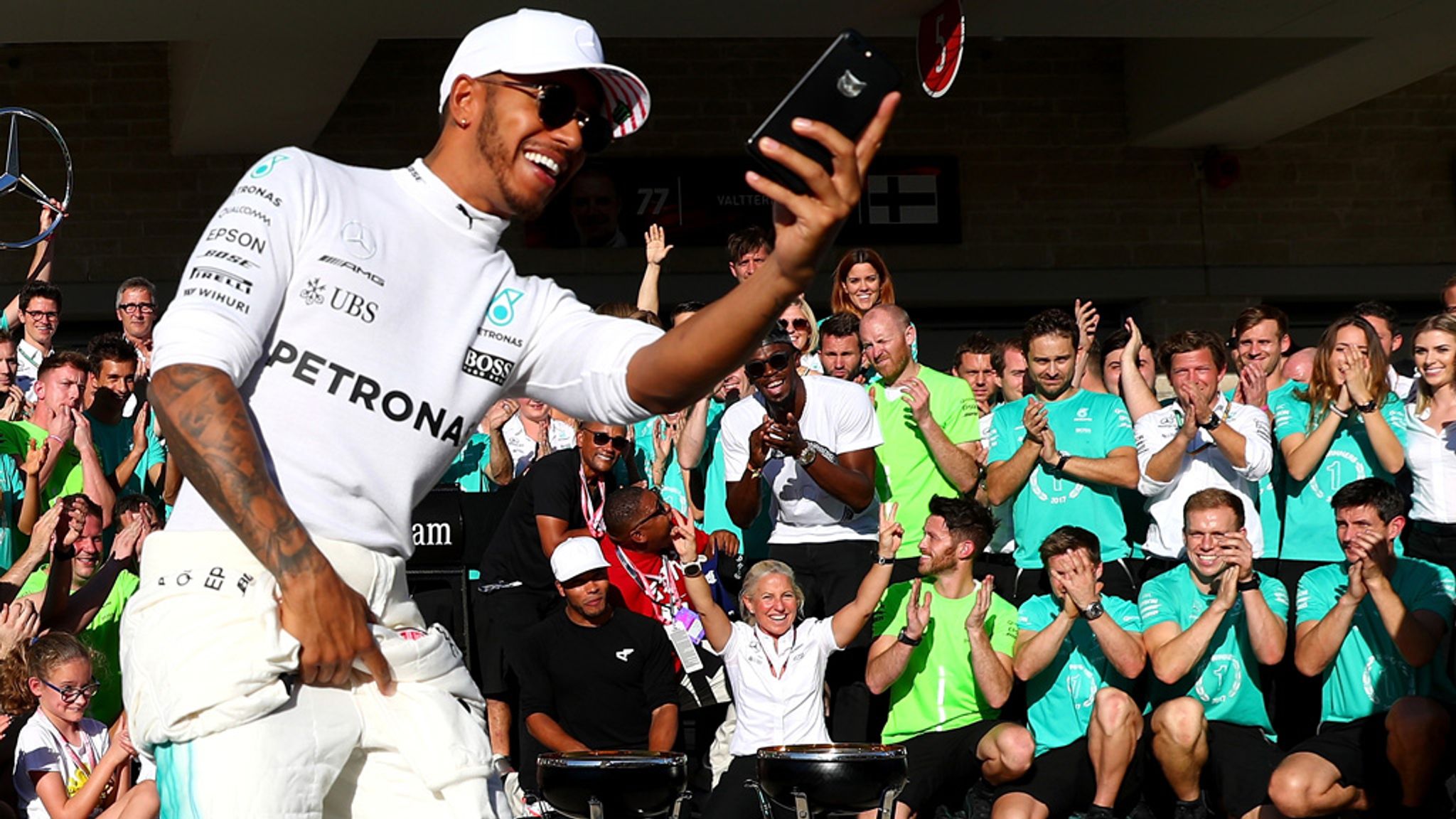 Lewis Hamilton says title form down to 2016 chat in Toto Wolff's ...