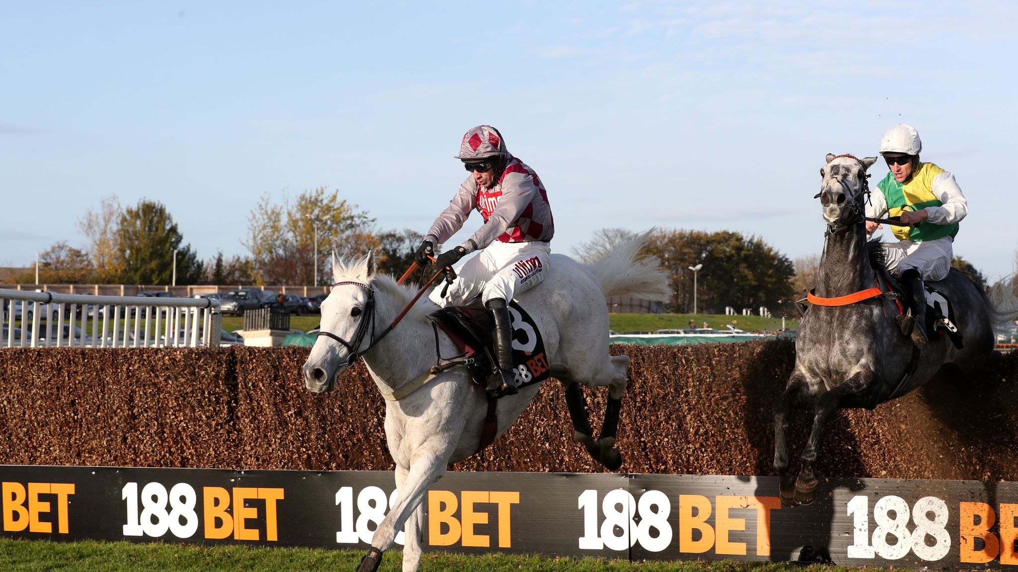 Smad Place betters Cloudy Dream at Aintree | Racing News | Sky Sports