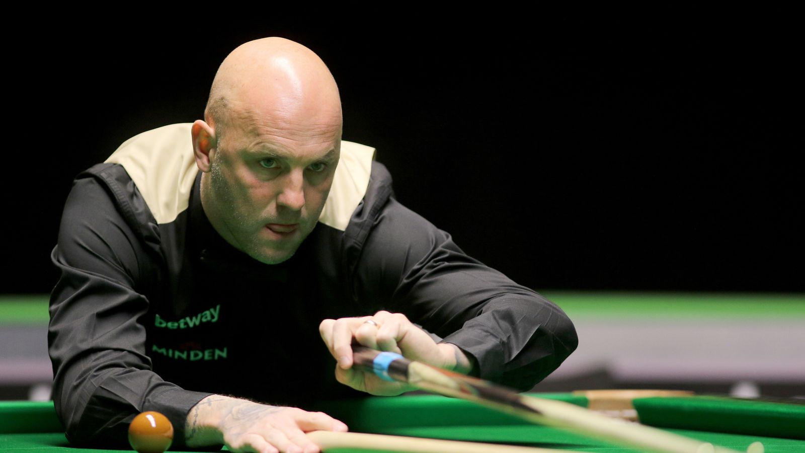 Mark King beats John Higgins at UK Championship in York | Snooker News ...