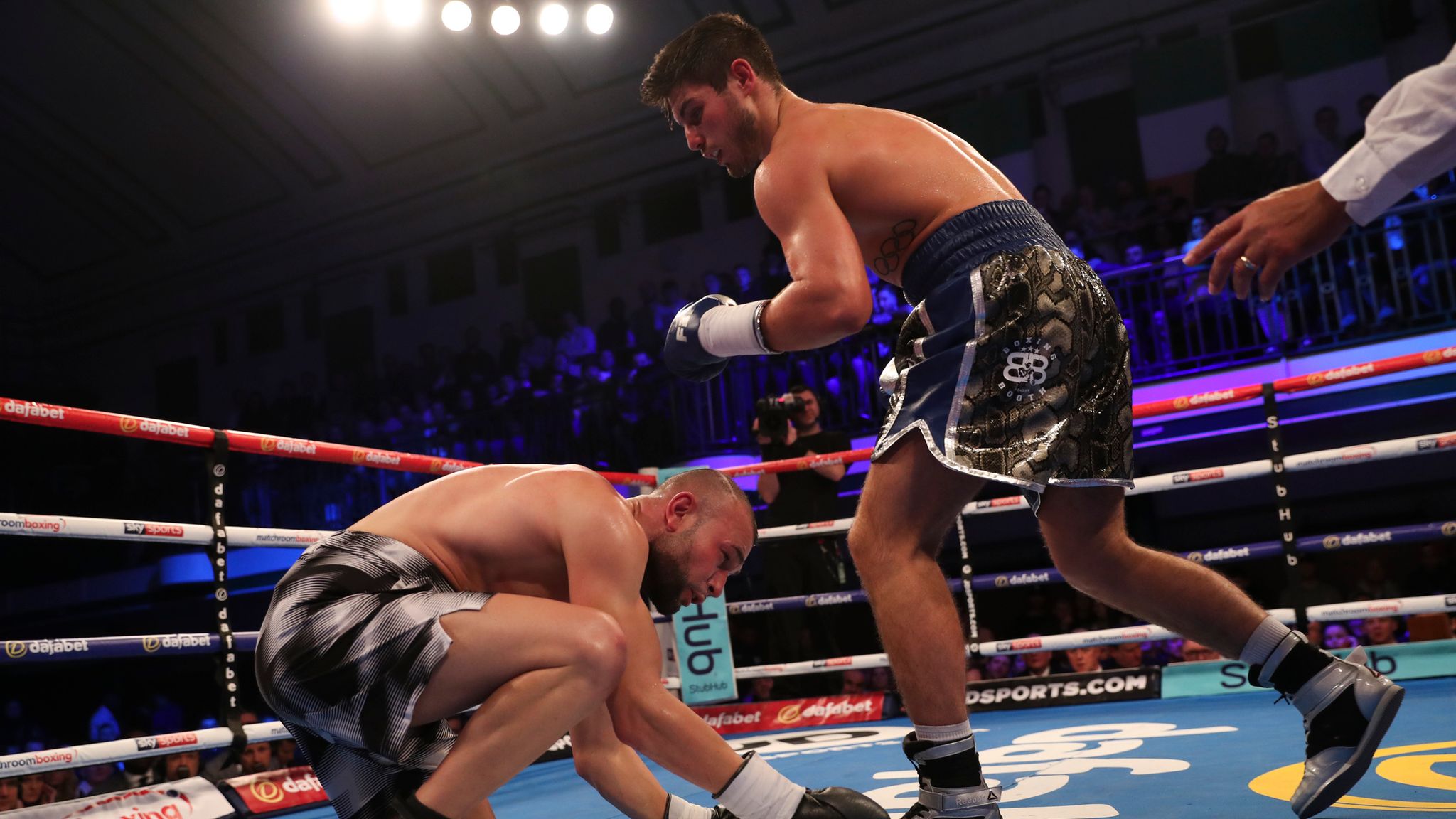 Taylor vs McCaskill: Josh Kelly supreme in stoppage victory | Boxing ...