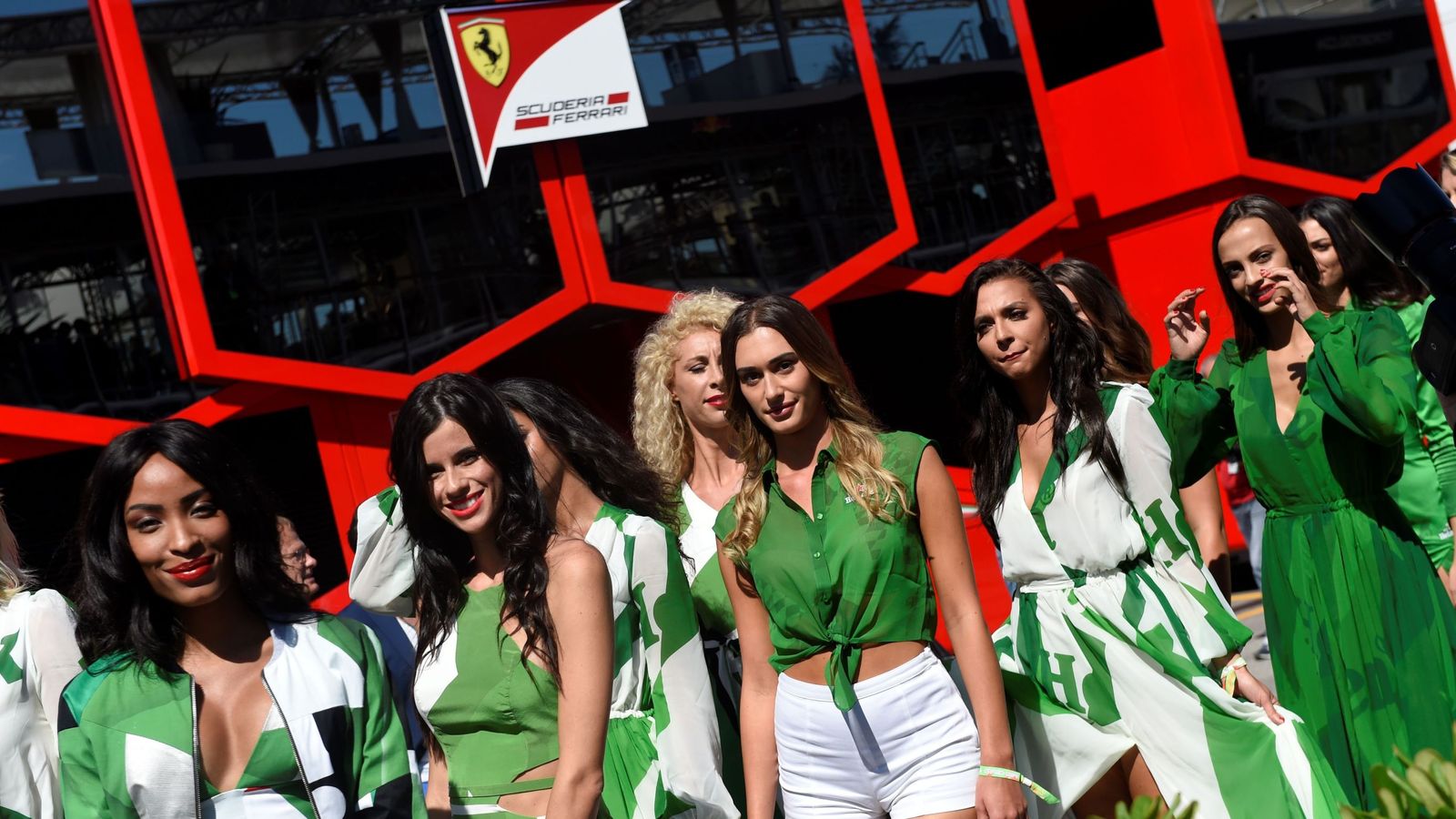 Grid girls will not feature in Formula 1 from 2018 season | F1 News ...