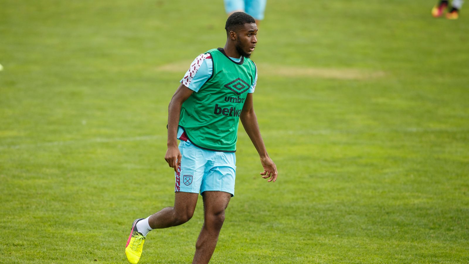 West Ham midfielder Moses Makasi joins Plymouth Argyle on loan ...