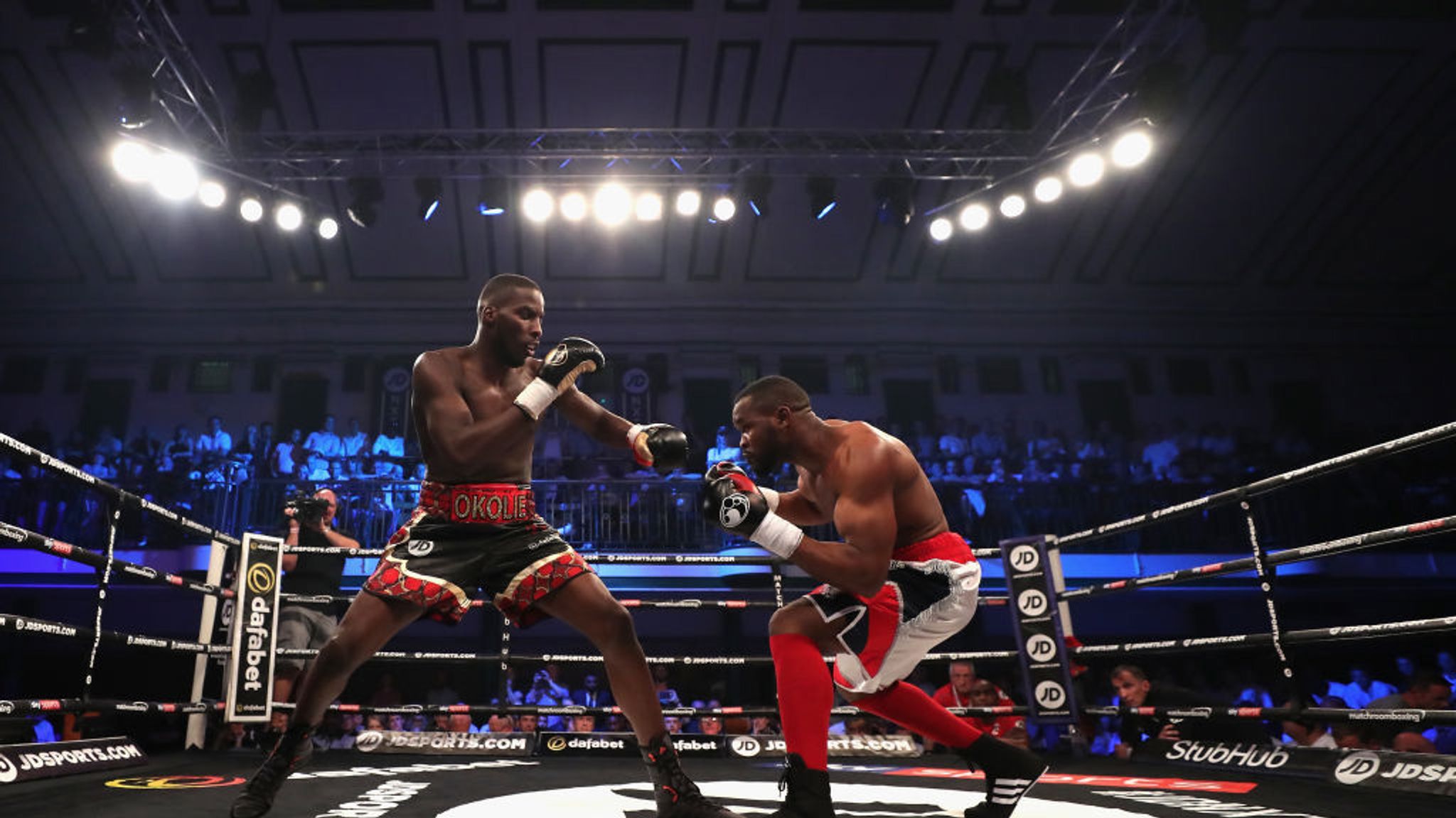 Okolie vs Chamberlain: Johnny Nelson likens British Beef to Tony Bellew ...