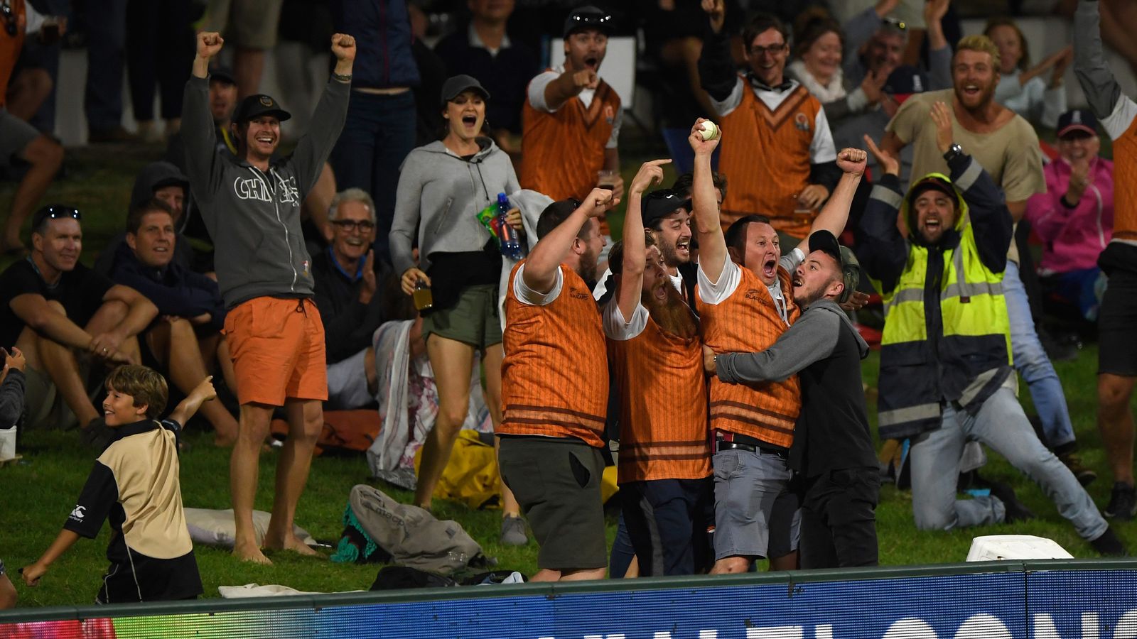 New Zealand cricket fan pockets $50,000 for catch during England ODI ...