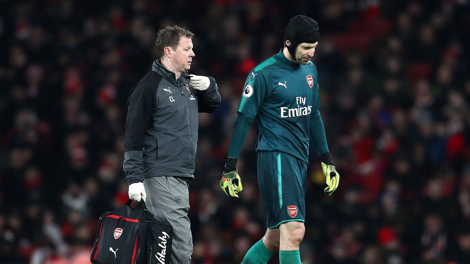 Arsenal's Petr Cech subbed with a calf injury during defeat of Everton ...