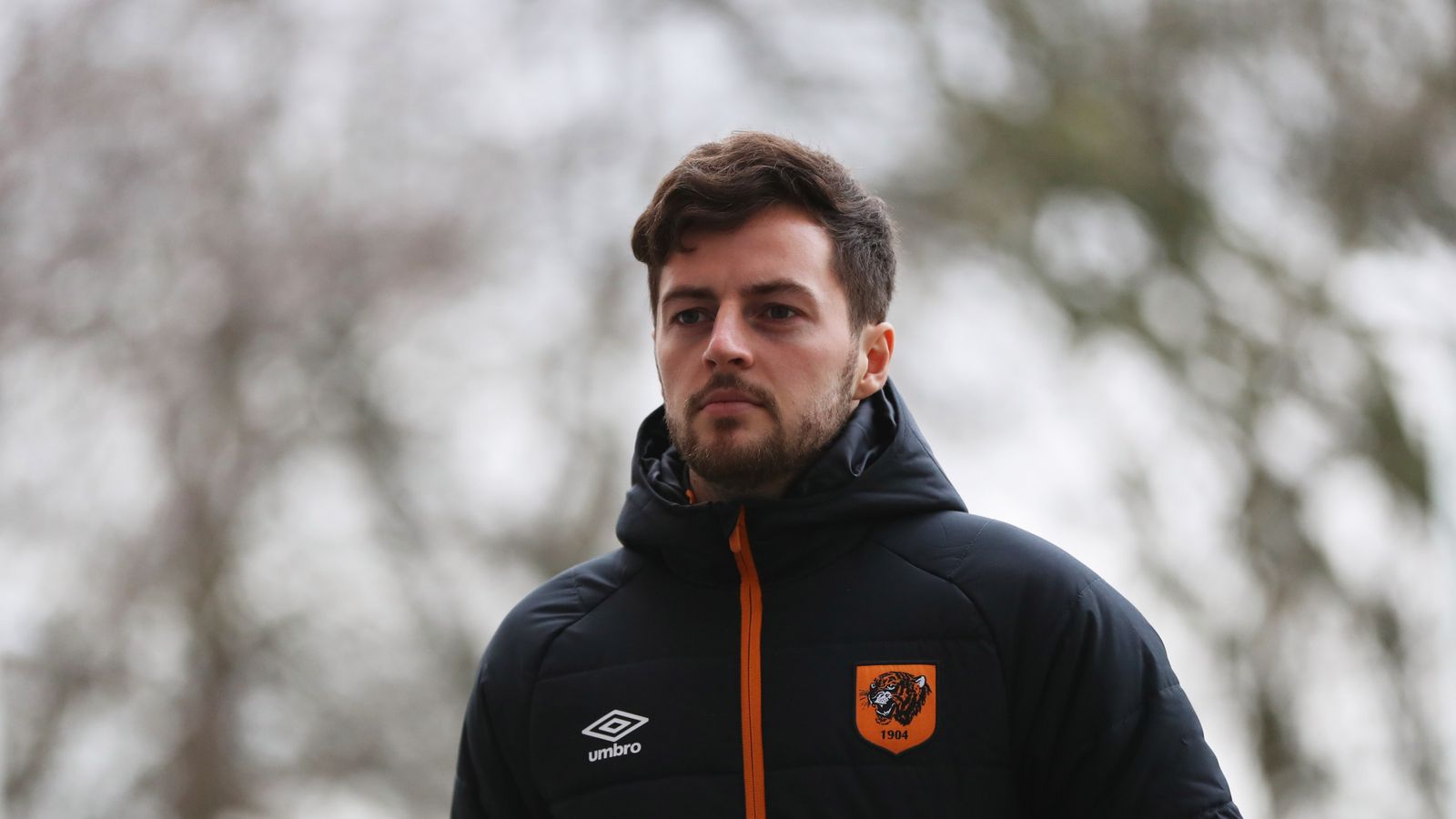 Arsenal goalkeeper Petr Cech hails Ryan Mason as an 'inspiration ...
