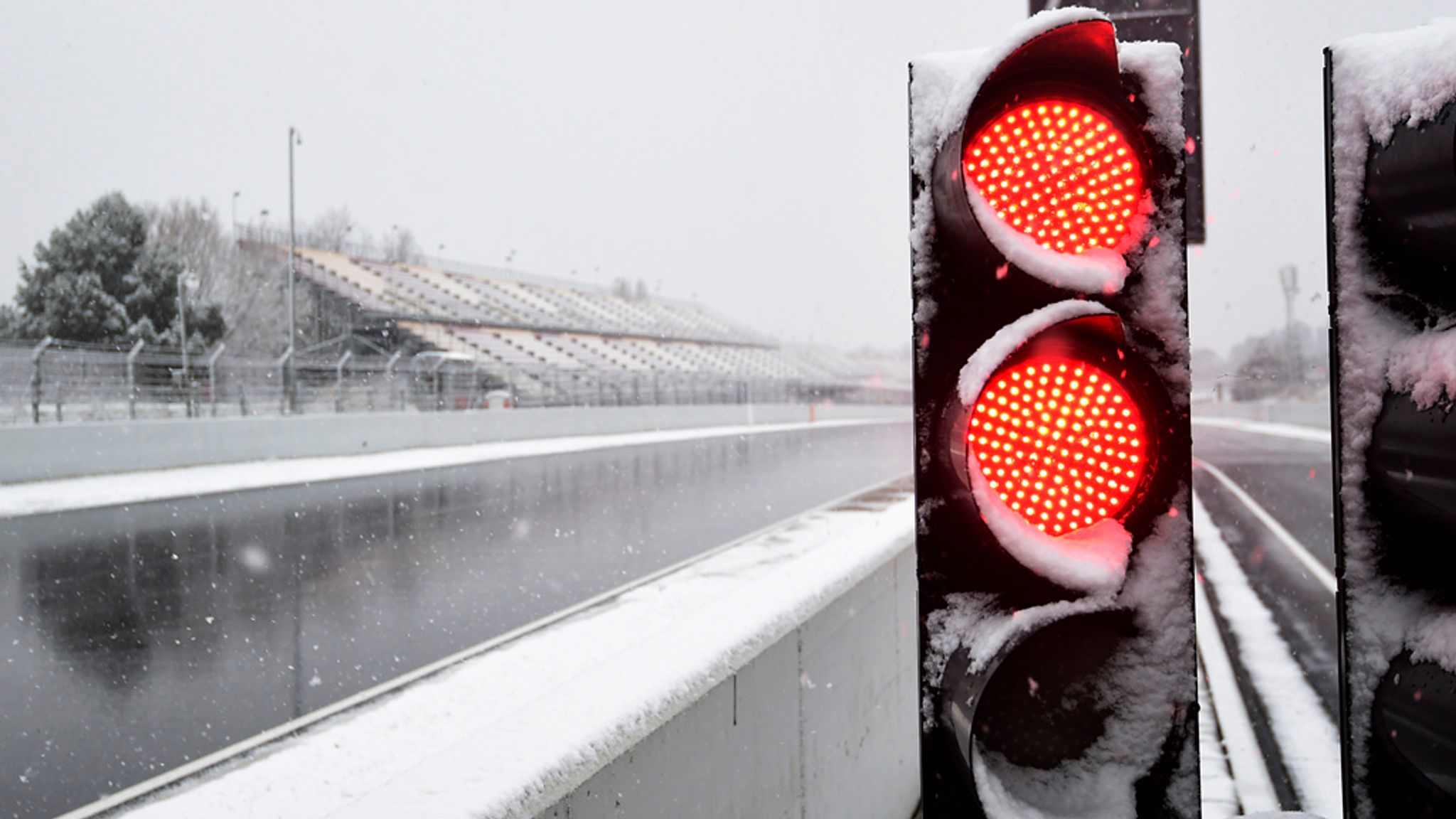 F1 2018 Testing: Snow brings Day Three to a halt | F1 News | Sky Sports