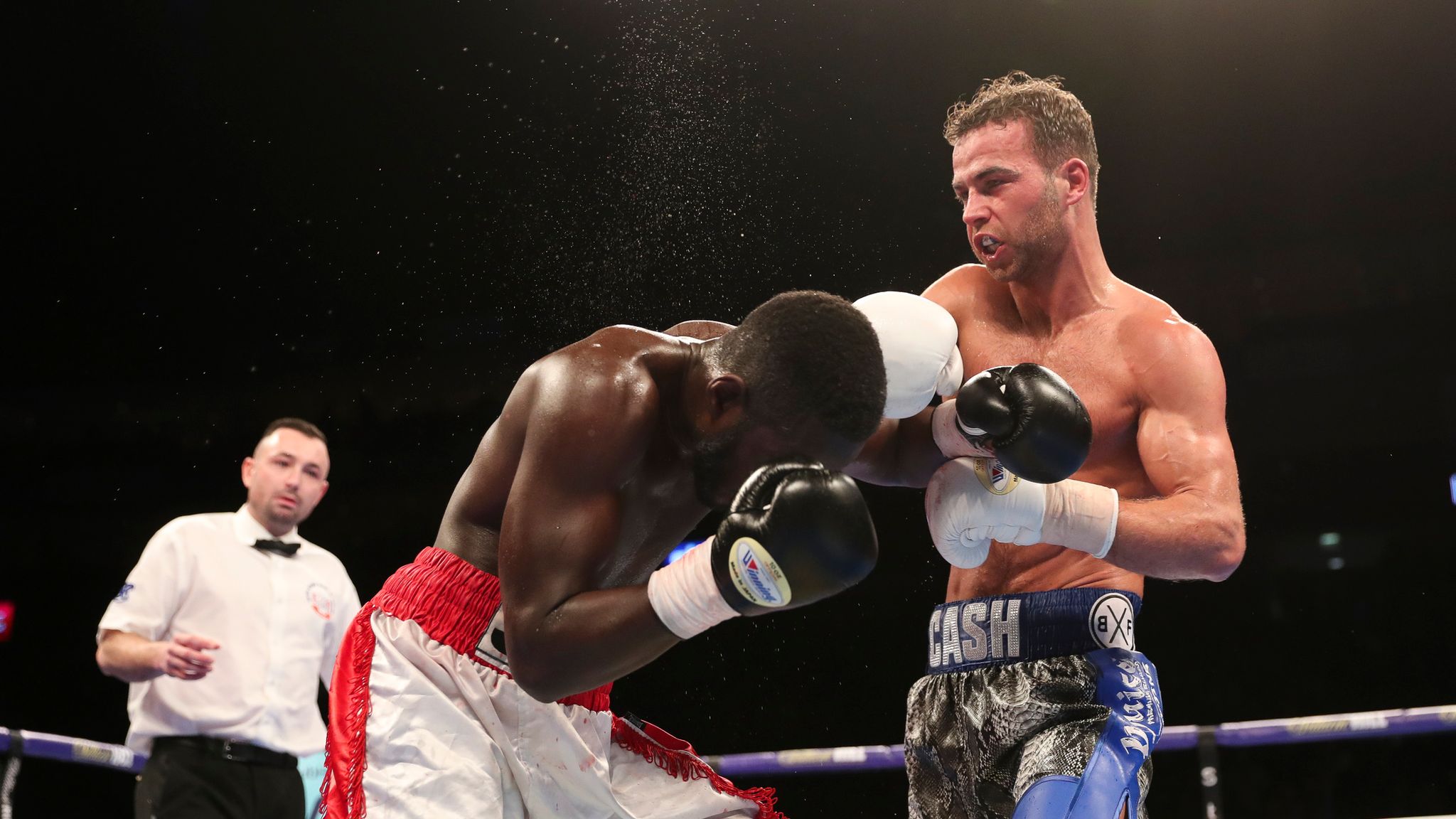 Okolie vs Chamberlain: Felix Cash classy in stoppage victory | Boxing ...