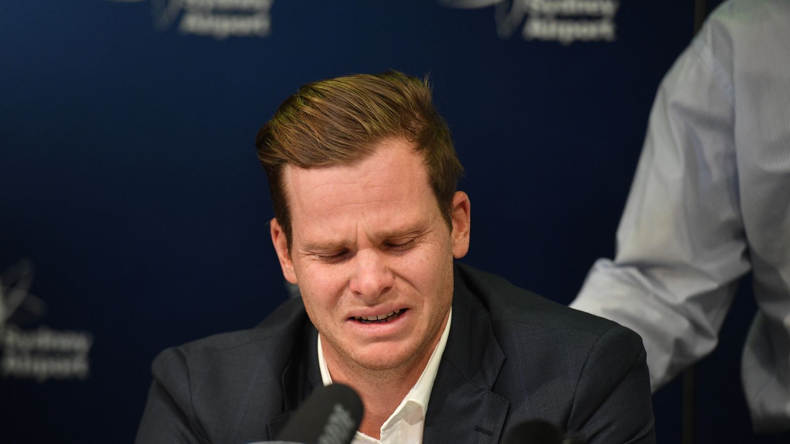 Steve Smith takes full responsibility for Australia ball-tampering ...
