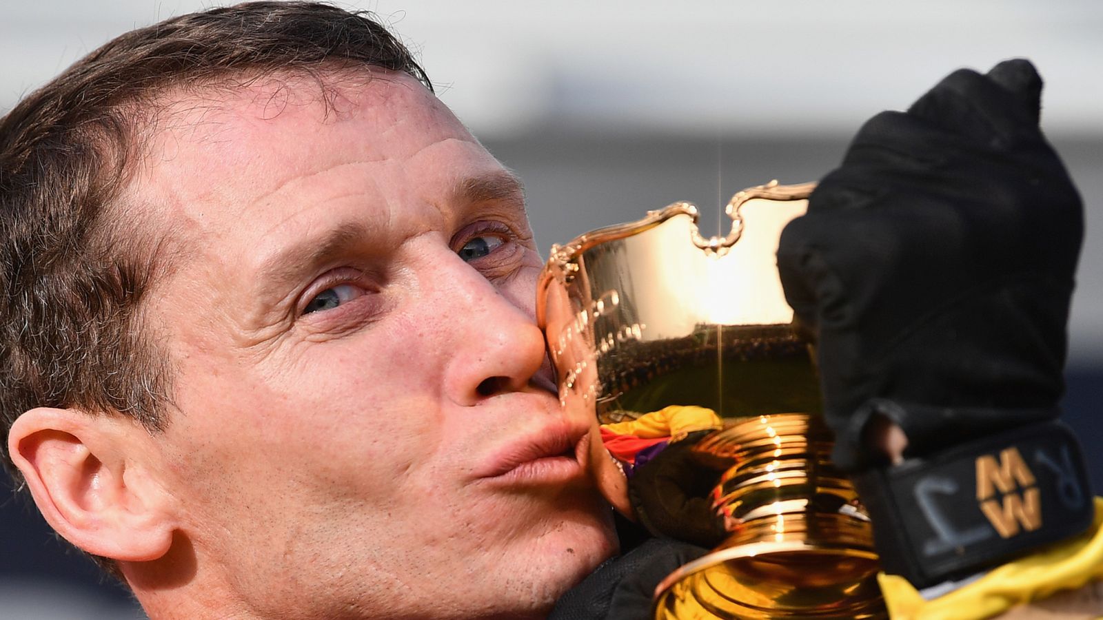 Richard Johnson receives OBE | Racing News | Sky Sports