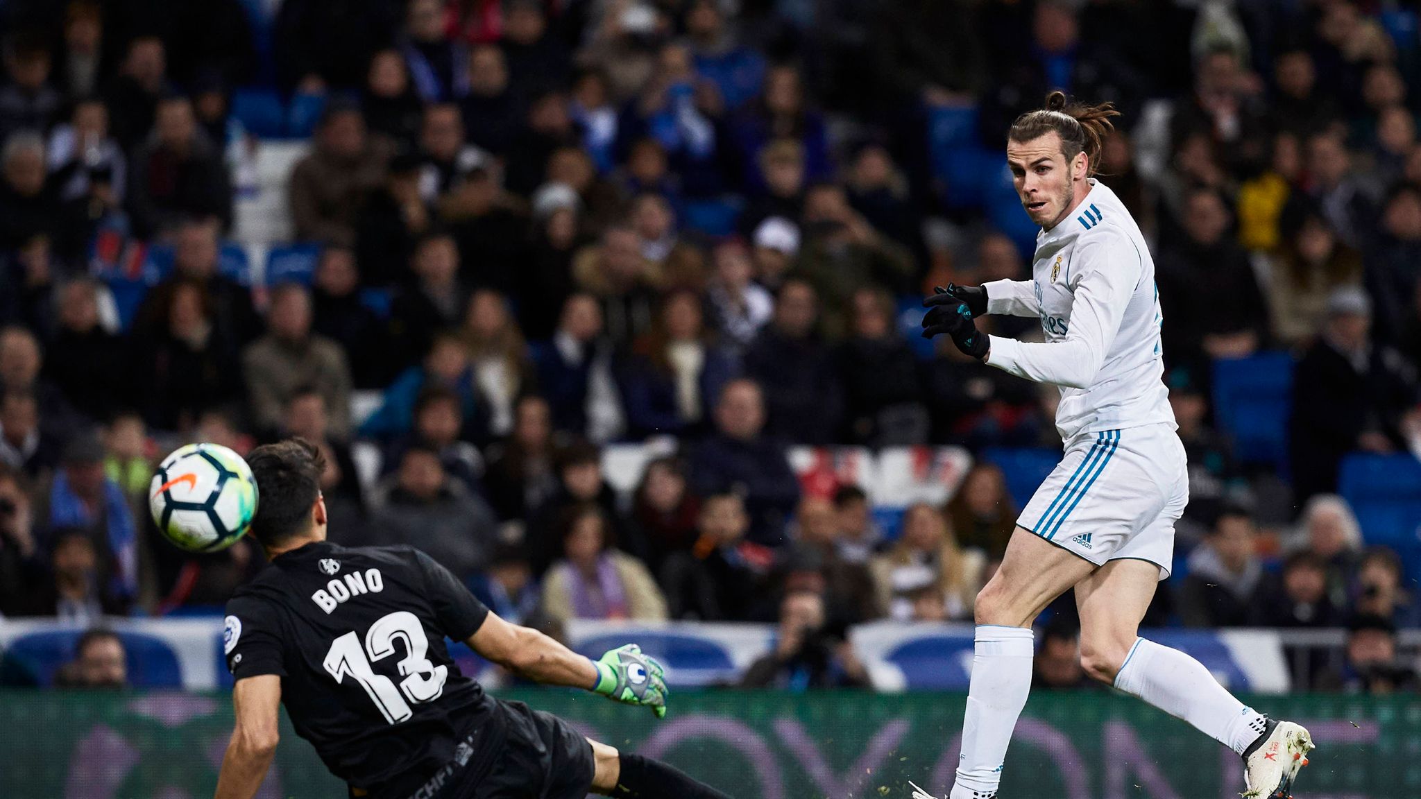Wales boss Ryan Giggs feeling the pressure to play Gareth Bale in China ...