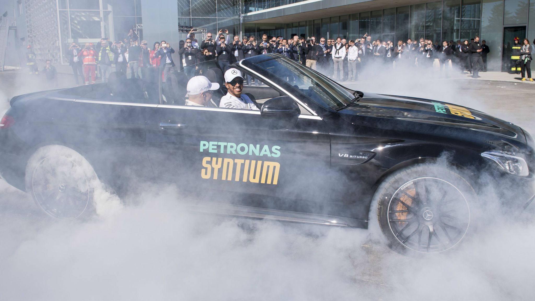 Lewis Hamilton 'relaxed' as he nears Mercedes contract extension | F1 ...