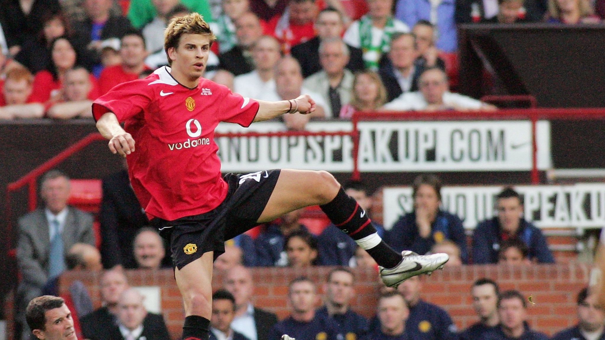 Gerard Pique recalls Roy Keane dressing down over phone in Man Utd ...
