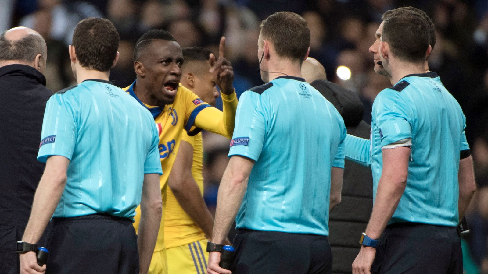 'The robbery of the century' - Papers react to Real Madrid's win over ...