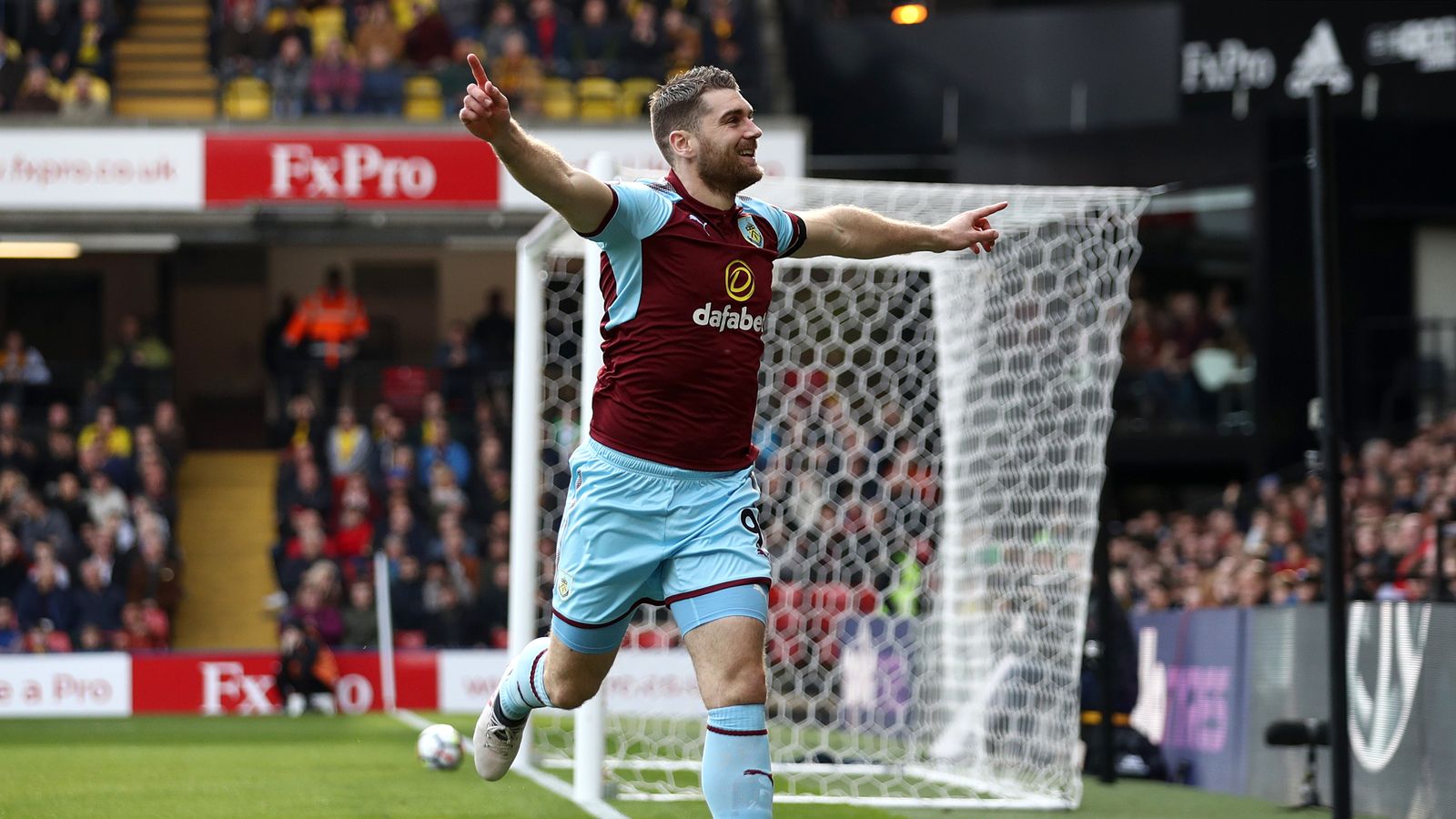 Peter Crouch set to join Burnley from Stoke | Football News | Sky Sports