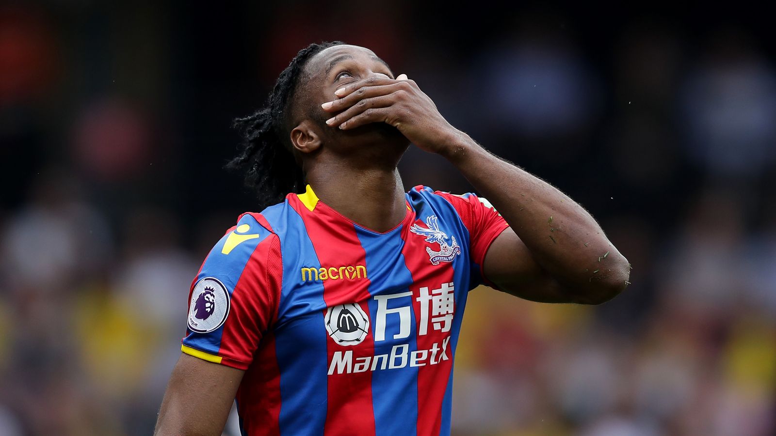 Crystal Palace forward Wilfried Zaha does not dive, says manager Roy ...