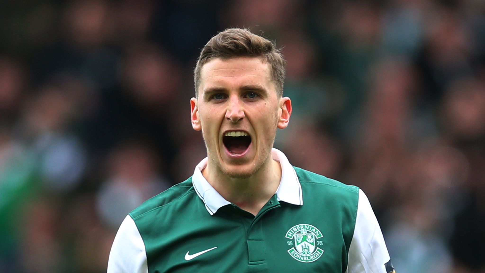 Paul Hanlon signs new four-year deal with Hibernian until 2022 ...