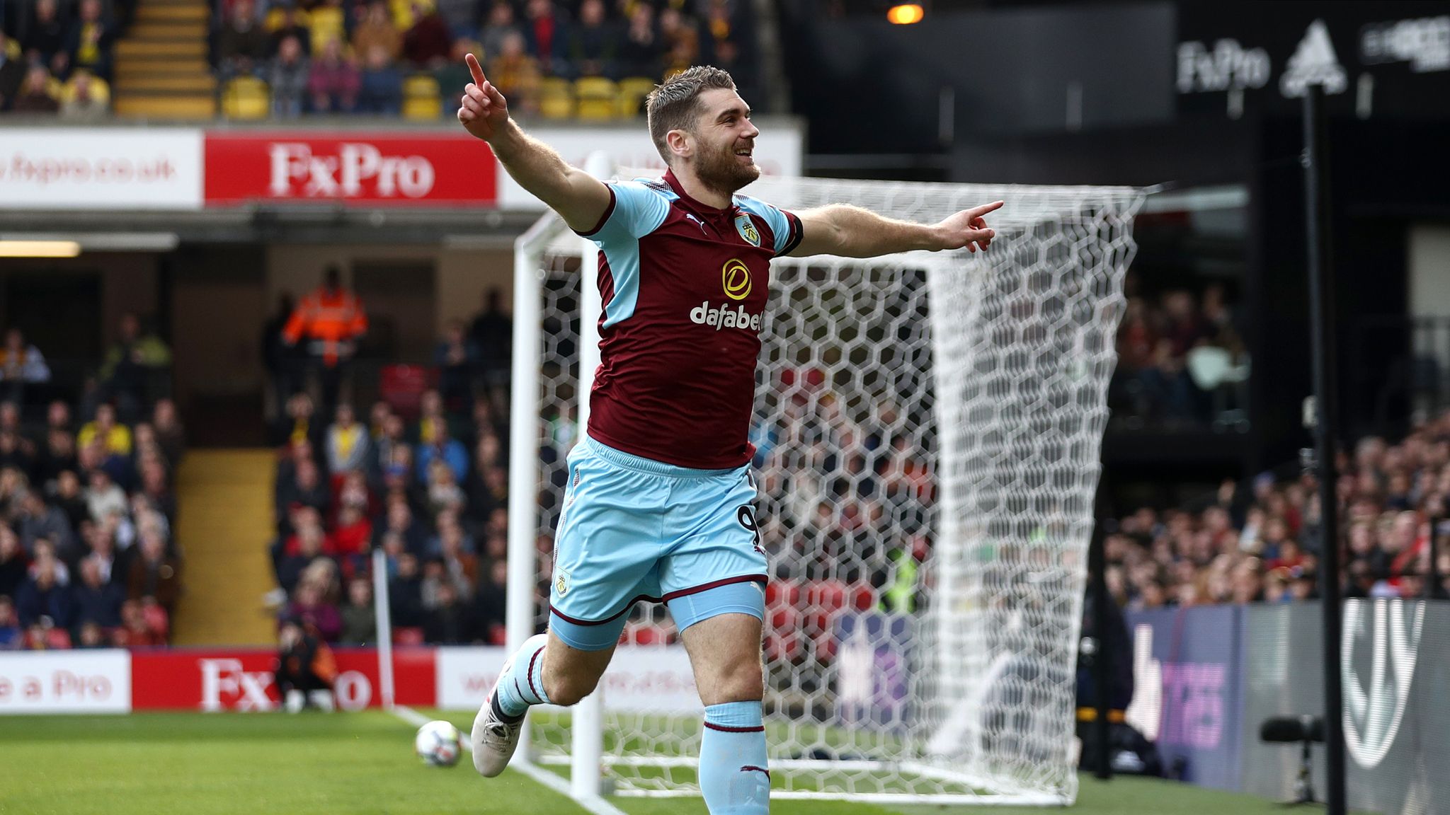 Peter Crouch set to join Burnley from Stoke | Football News | Sky Sports