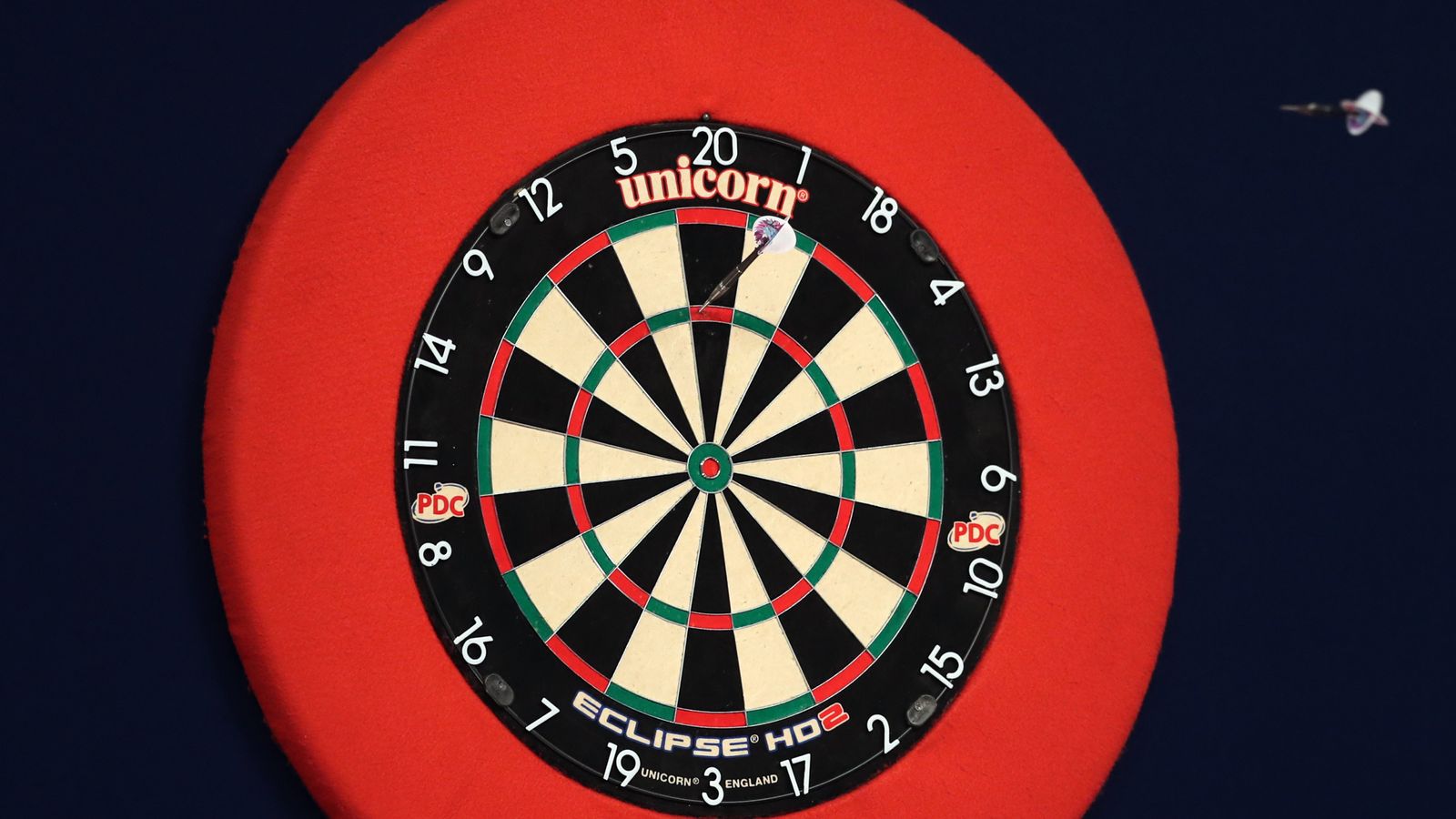 Lorraine Winstanley on female players at the World Darts Championship ...