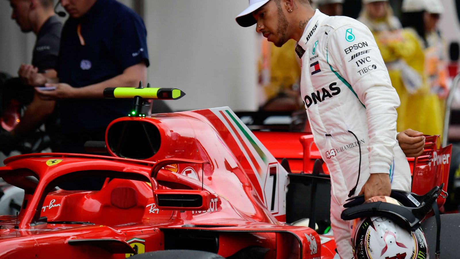 Lewis Hamilton thanks Mercedes for patience after finally signing new ...