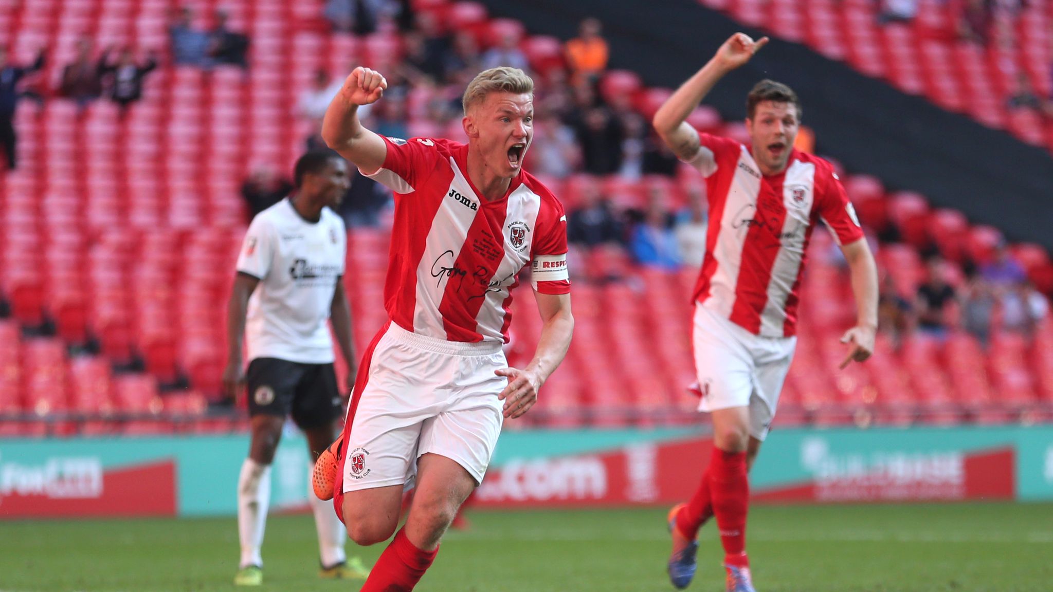 Brackley 1-1 Bromley (Brackley win 5-4 on penalties): Brackley win FA ...