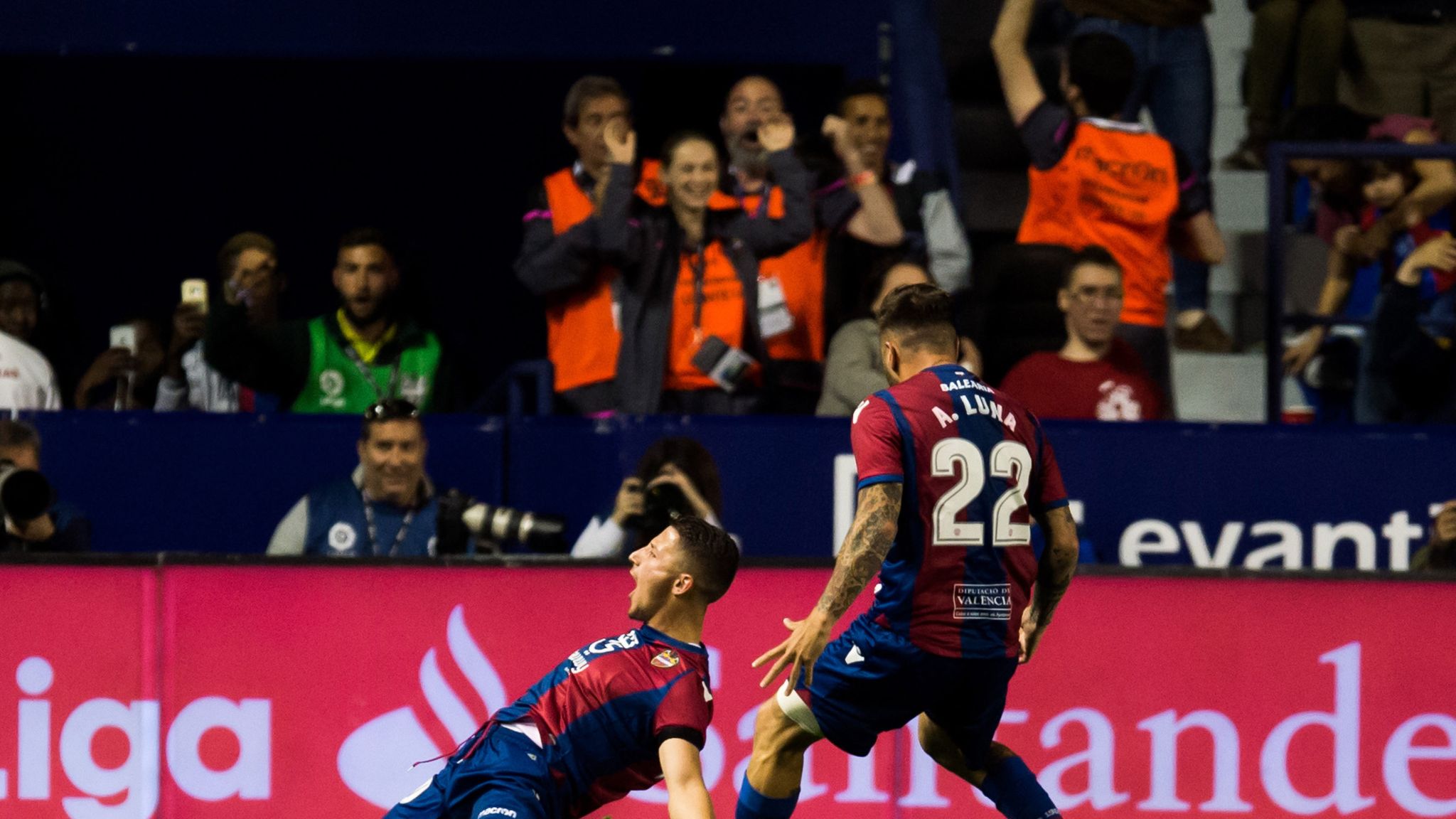 Levante 5-4 Barcelona: Catalans' unbeaten run comes to an end in nine ...
