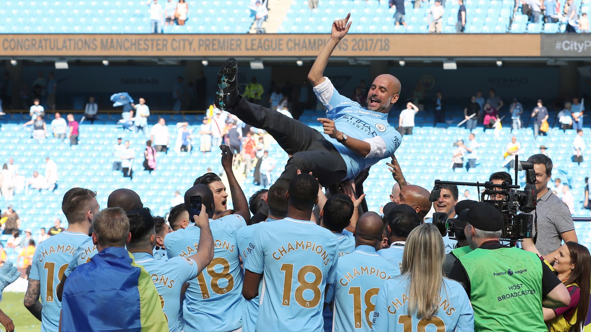 Sir Alex Ferguson gets tribute from Pep Guardiola and Arsene Wenger ...