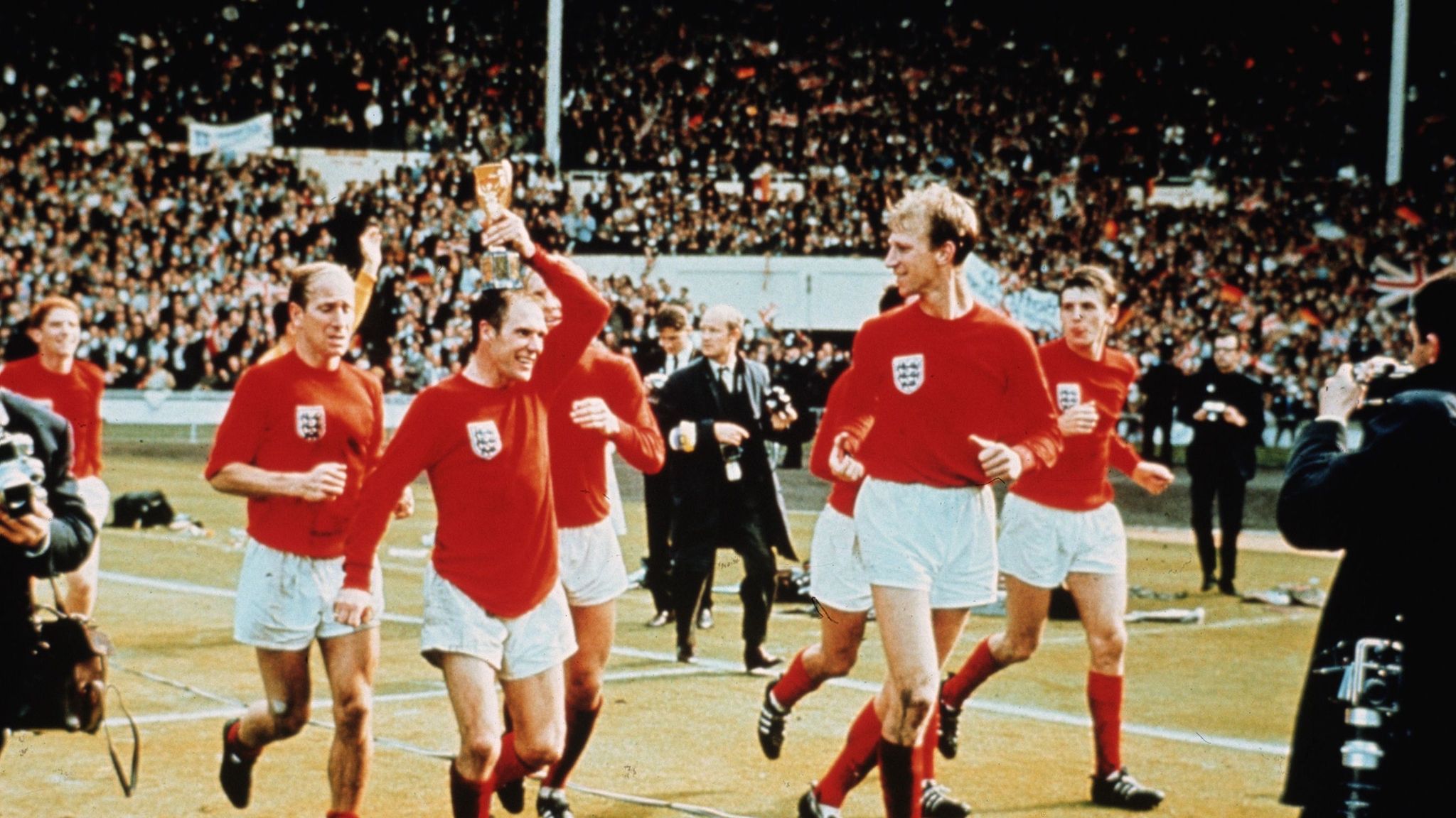 England 1966 World Cup winner Ray Wilson dies aged 83 | Football News ...